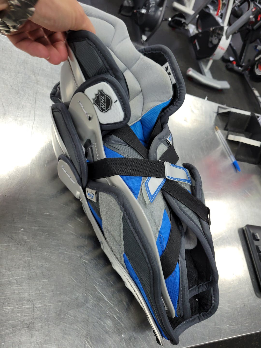 Used Ccm Vector 06 14" Hockey Shin Guards | SidelineSwap