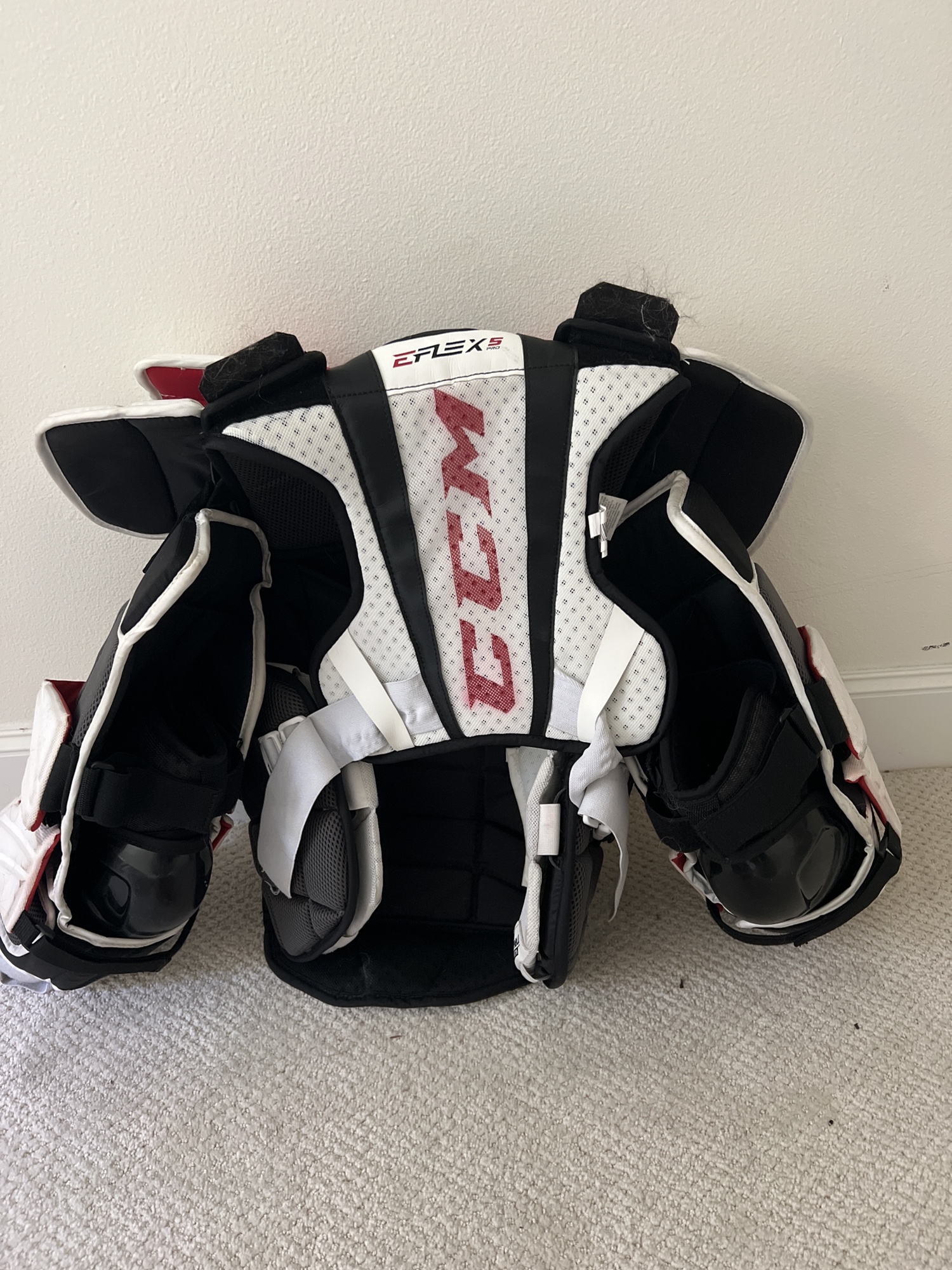 Ccm eflex 5 pro chest protector | SidelineSwap