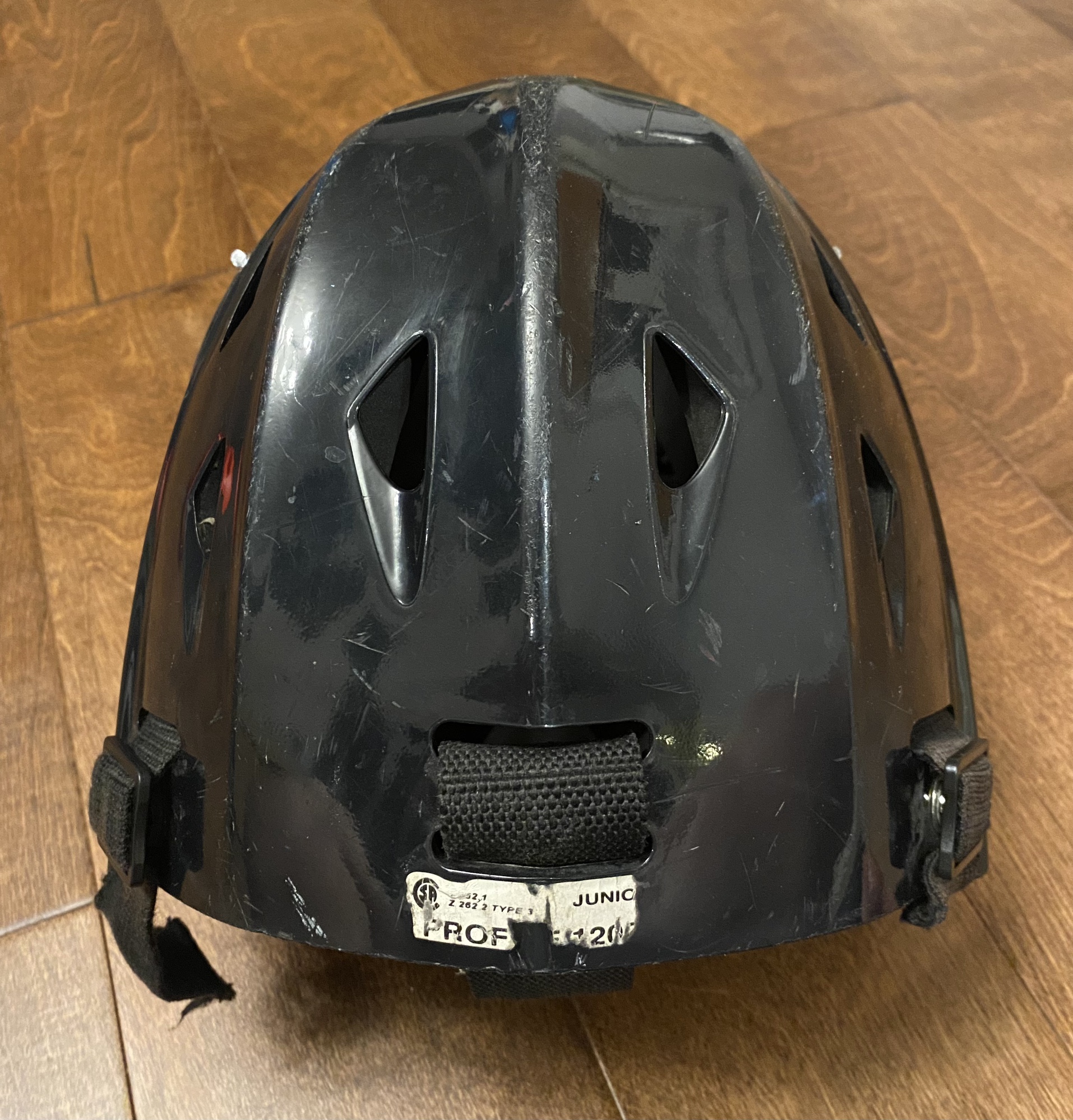 Used Itech Junior Profile 1200 Goalie Mask | SidelineSwap