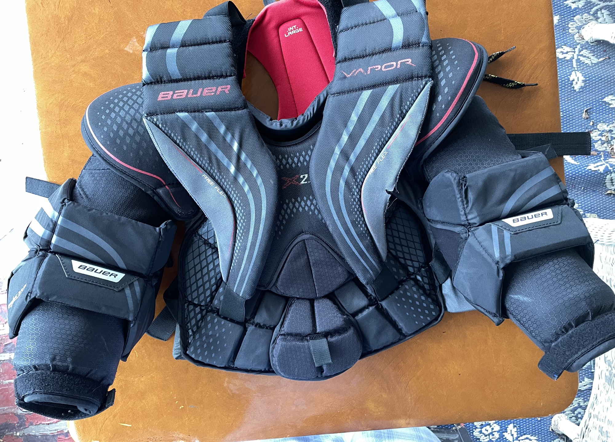 Used Large Bauer Vapor X2.9 Goalie Chest Protector | SidelineSwap