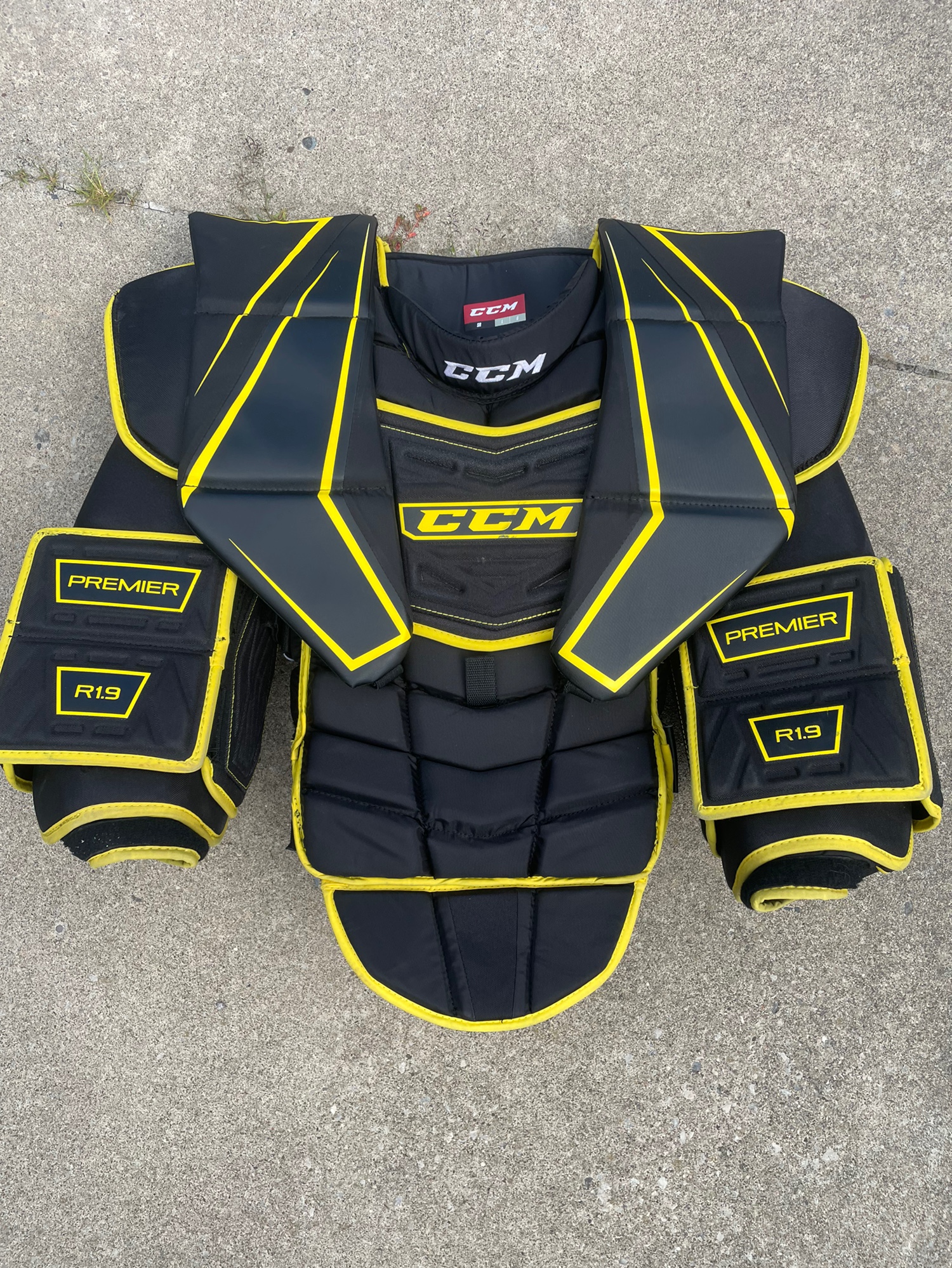 Used Large CCM Premier R1.9 Goalie Chest Protector | SidelineSwap