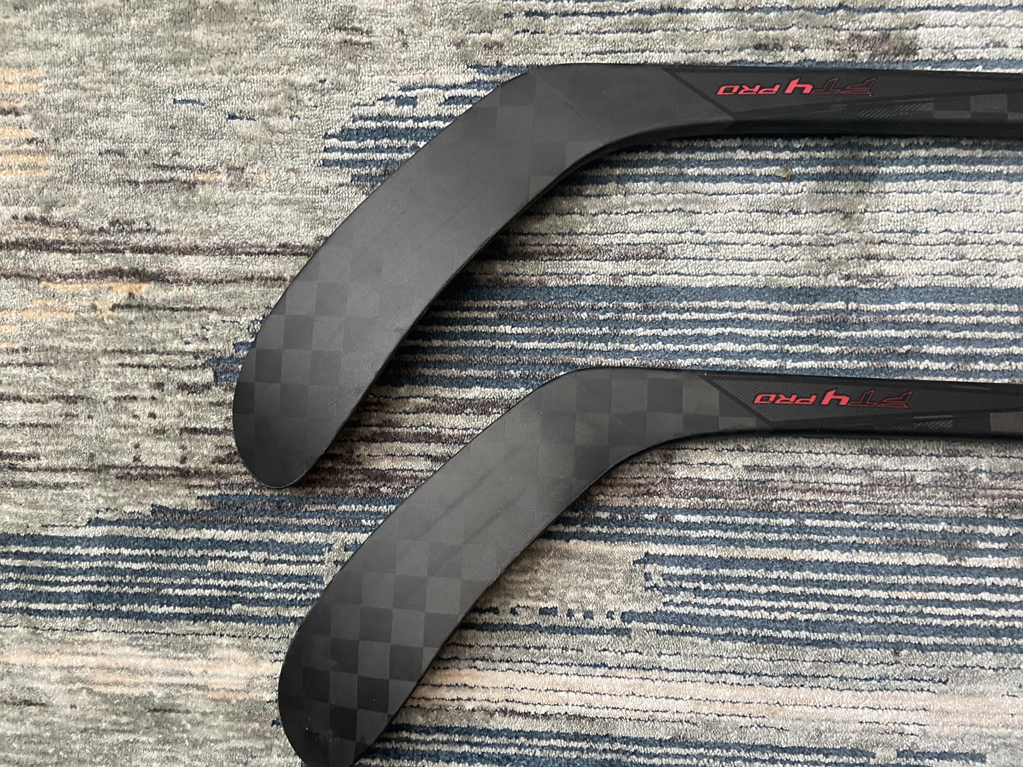 Senior Right Handed P28 Pro Stock Jetspeed FT4 Pro Hockey Stick ...