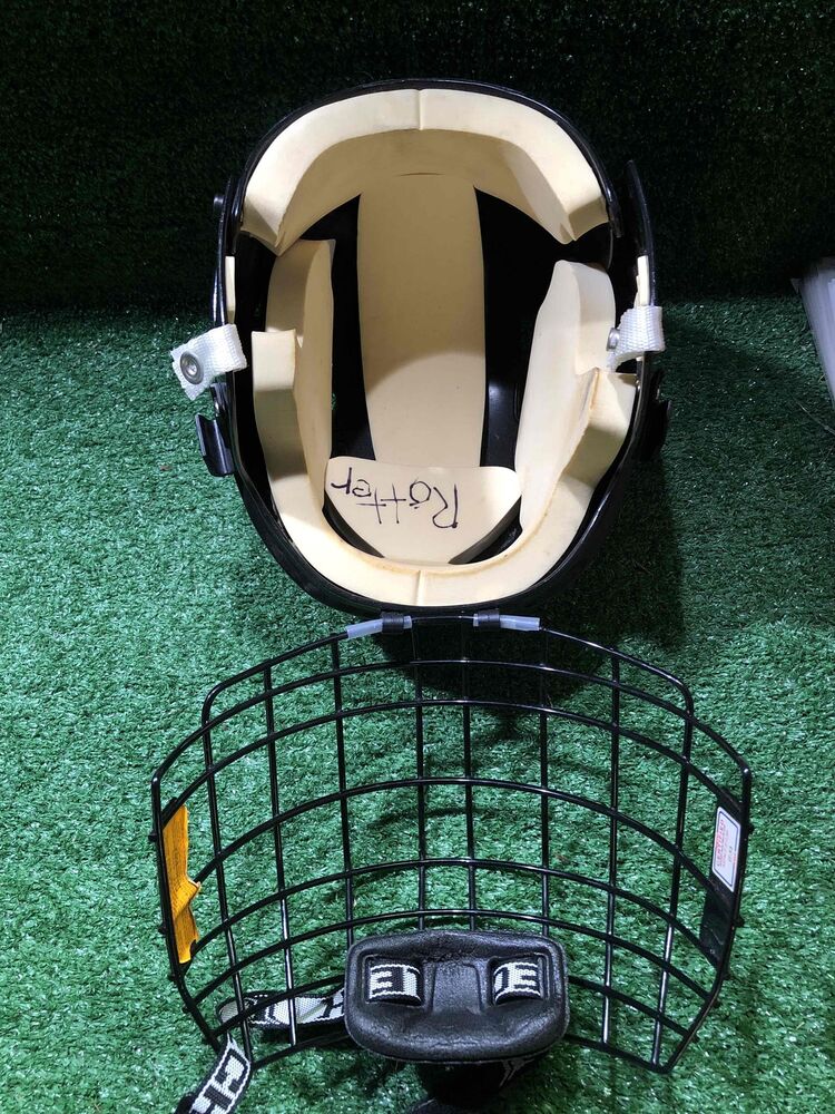 Itech HC15 Hockey Helmet Medium | SidelineSwap