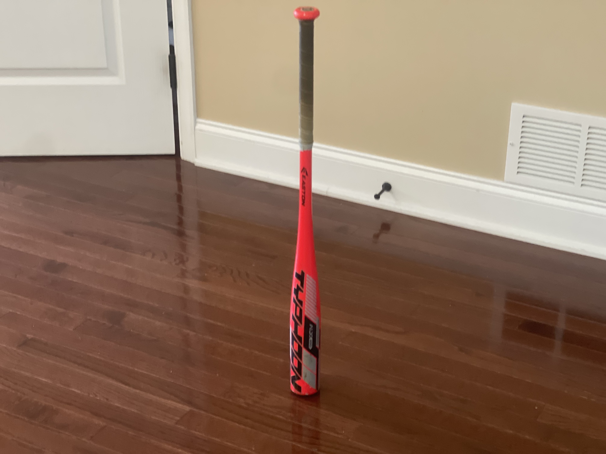 Easton Typhoon USA Baseball Bat 29” 17 oz | SidelineSwap