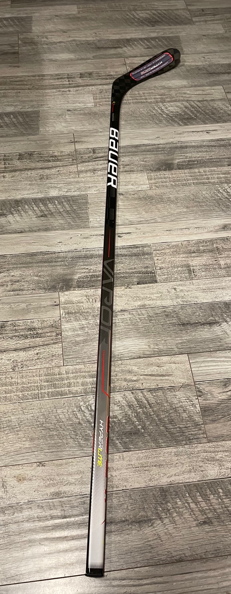 New! 55 Flex RH P28 Vapor Hyperlite Hockey Stick | SidelineSwap