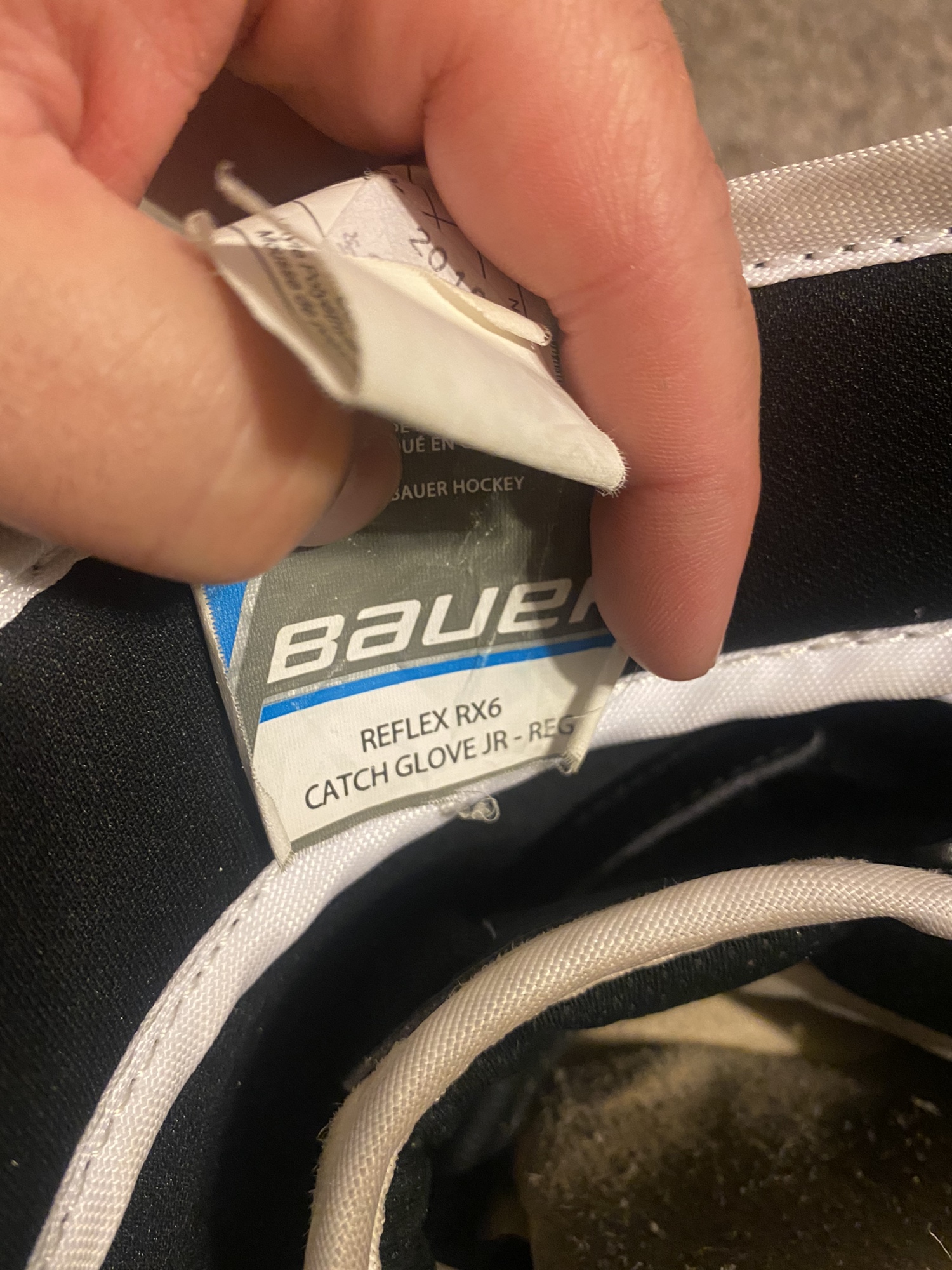 Used Bauer Rx6 Reflex Regular Goalie Catcher | SidelineSwap