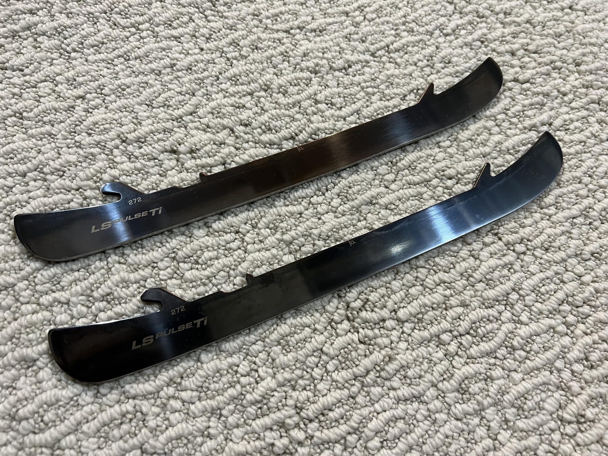 NEW BAUER TUUK LIGHTSPEED PULSE TI EDGE RUNNER - SENIOR 272 | SidelineSwap