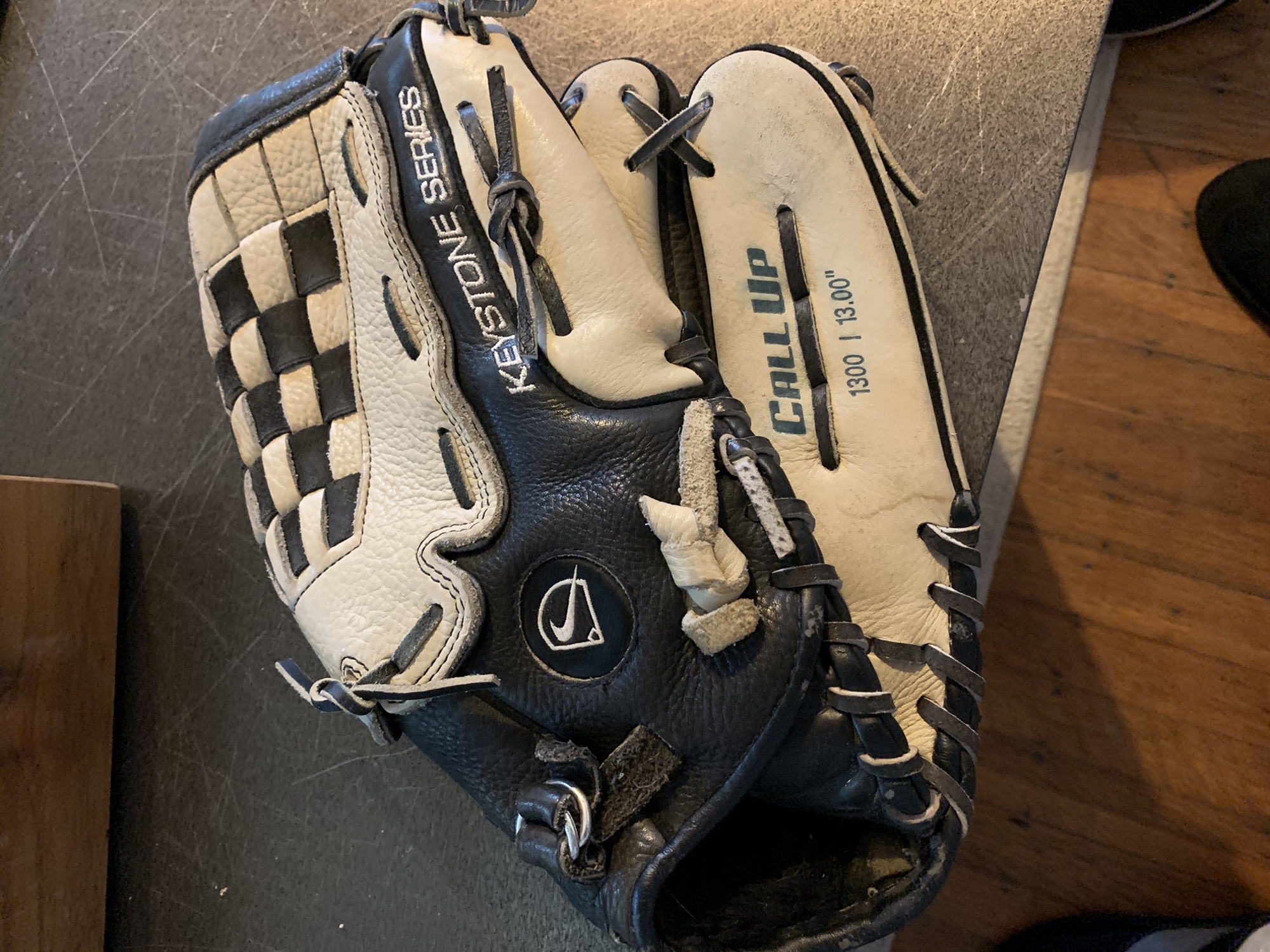 Nike Right Handed 13" Diamond Ready Baseball Glove | SidelineSwap