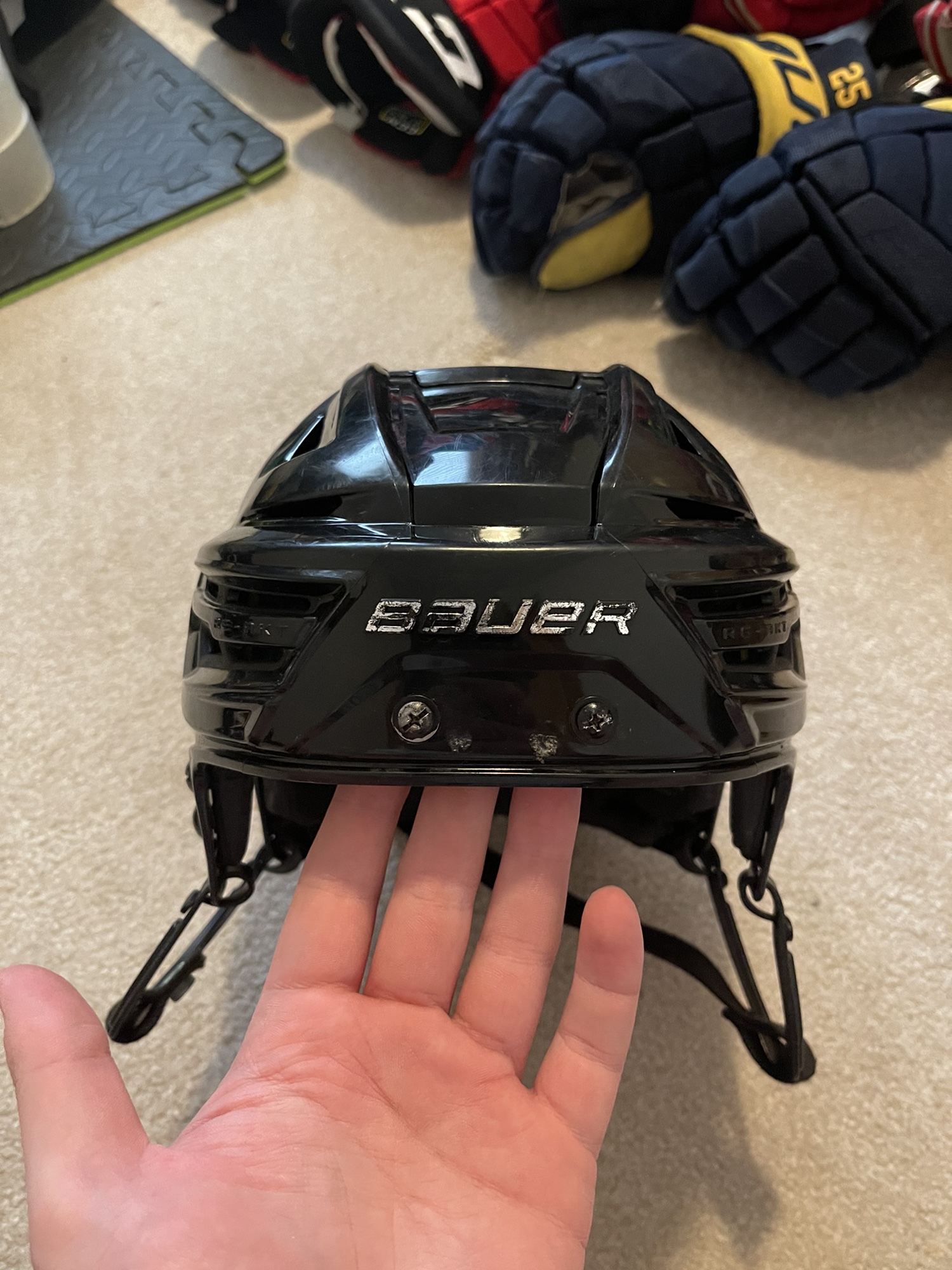LIGHTLY USED Bauer ReAkt 150 Medium Black | SidelineSwap