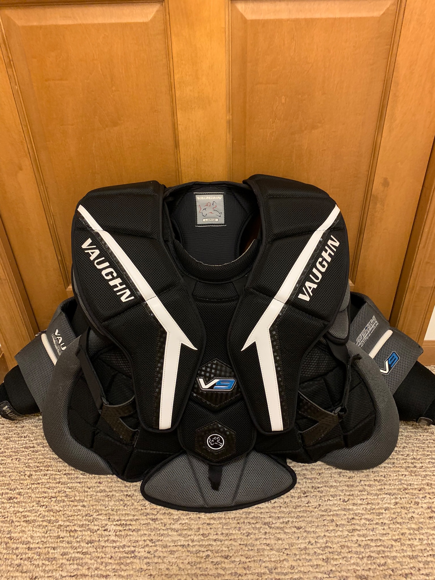 New Large Vaughn Pro Stock Velocity V9 Pro Carbon Chest Protector ...