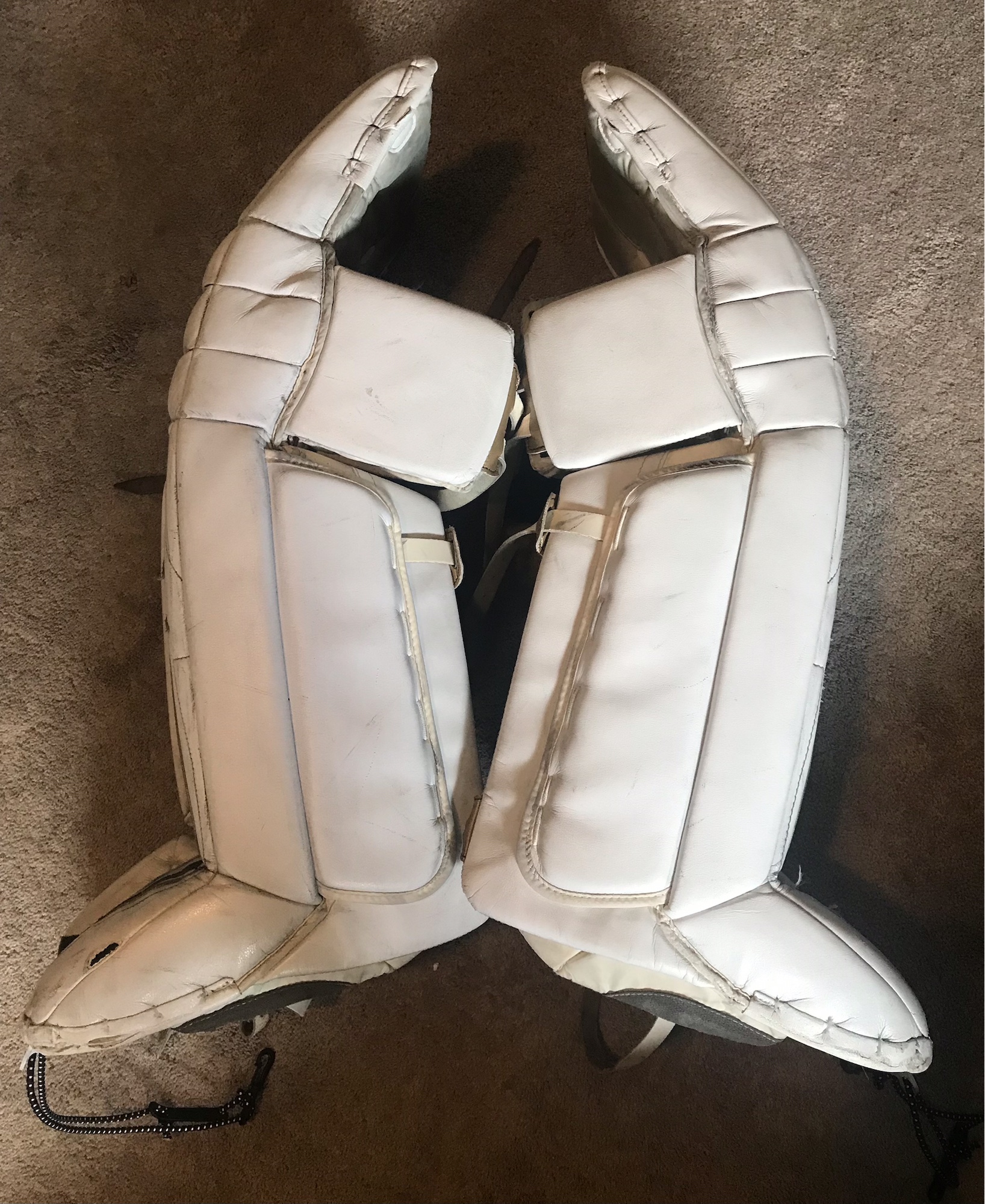 Darcy Kuemper Vaughn Velocity V4 Pro Return Goalie Leg Pad | SidelineSwap