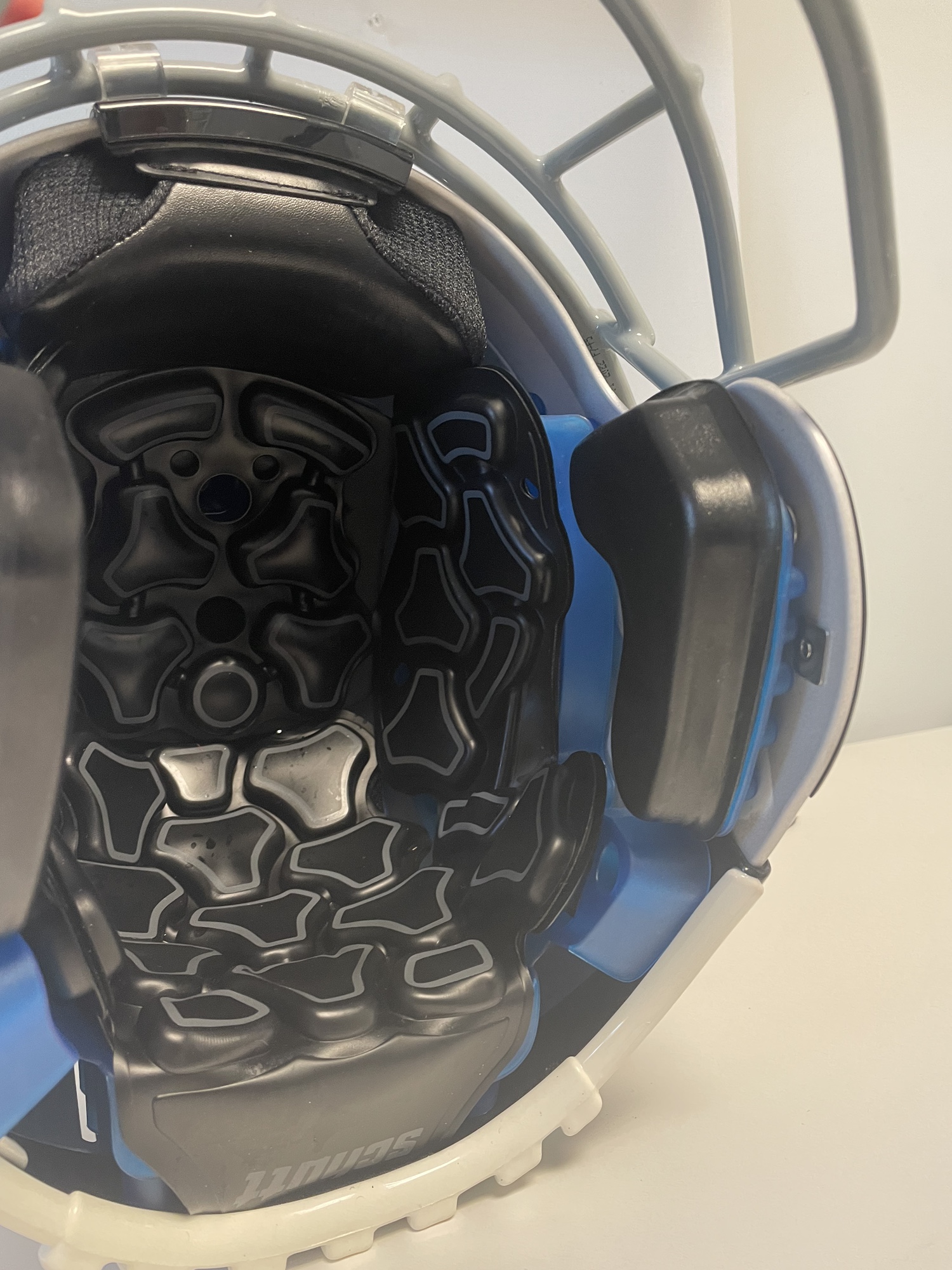 New Large Schutt Helmet | SidelineSwap