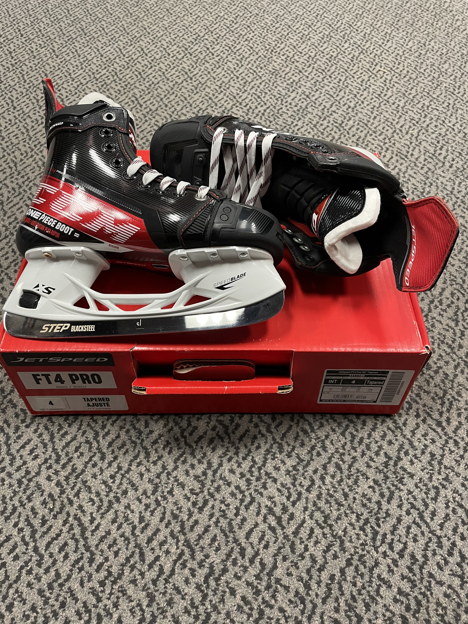 CCM FT4 Pro size 4 tapered width hockey skate | SidelineSwap