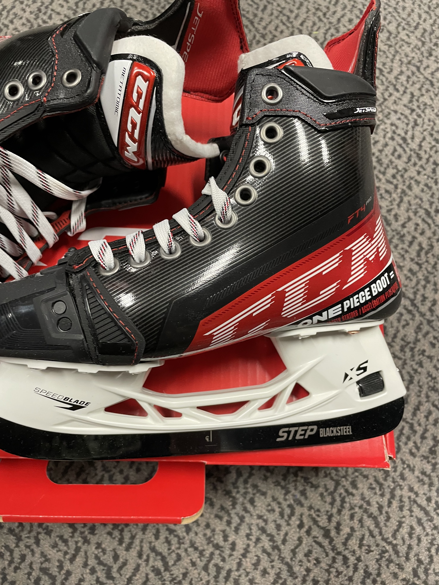CCM FT4 Pro size 4.5 Wide width skate | SidelineSwap