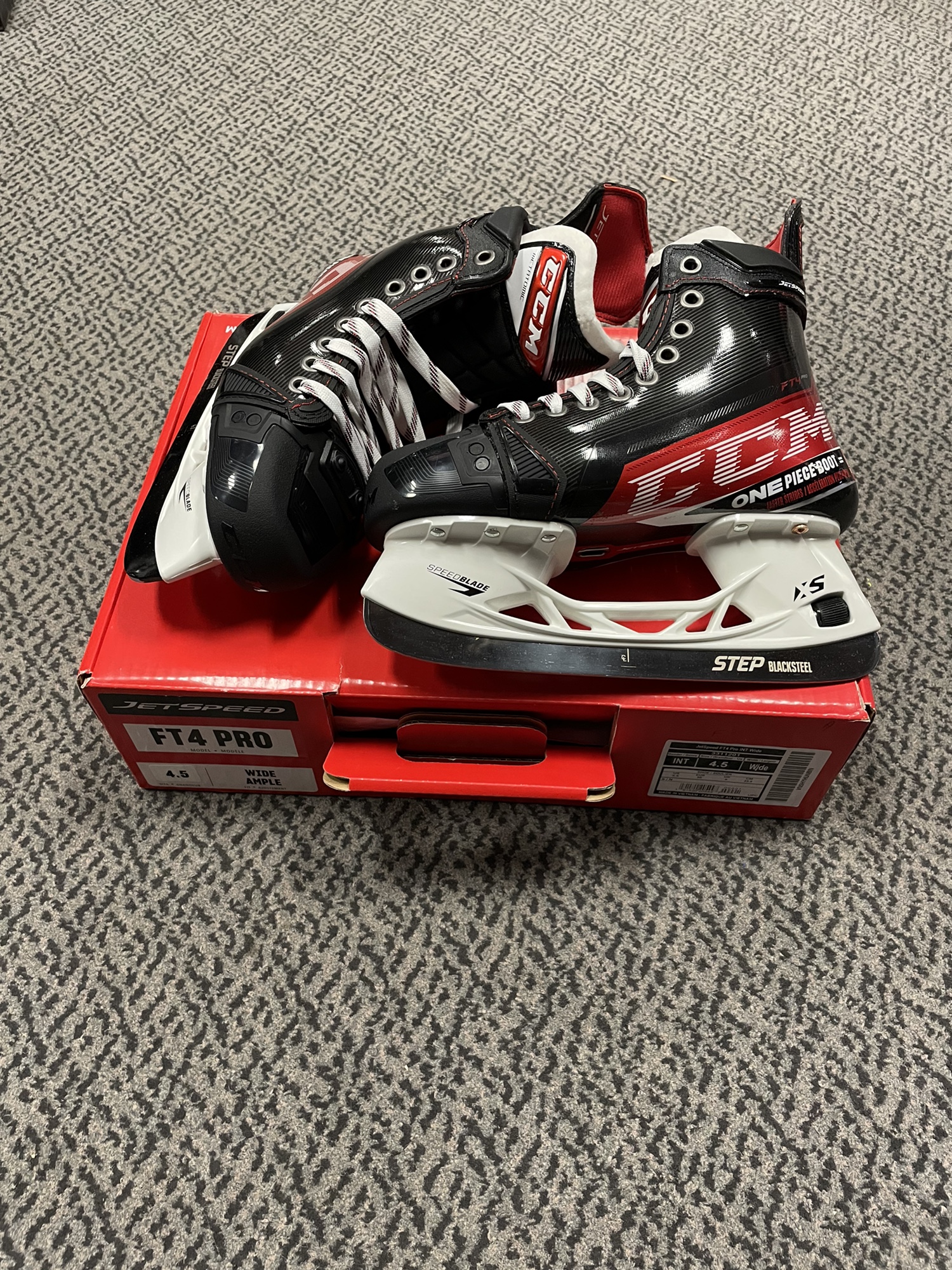 CCM FT4 Pro size 4.5 Wide width skate | SidelineSwap