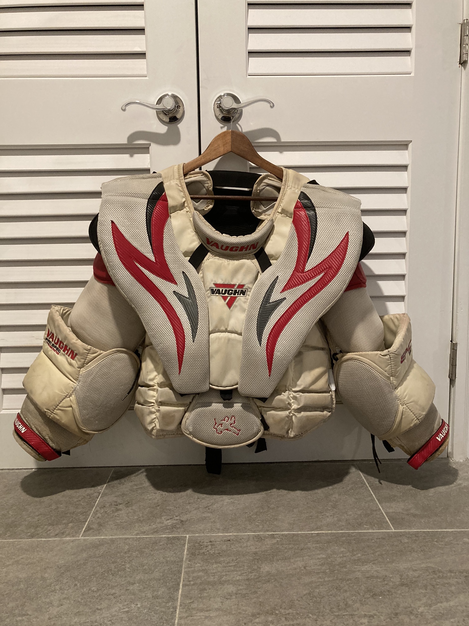Vaughn Epic 8800 Chest Protector | SidelineSwap