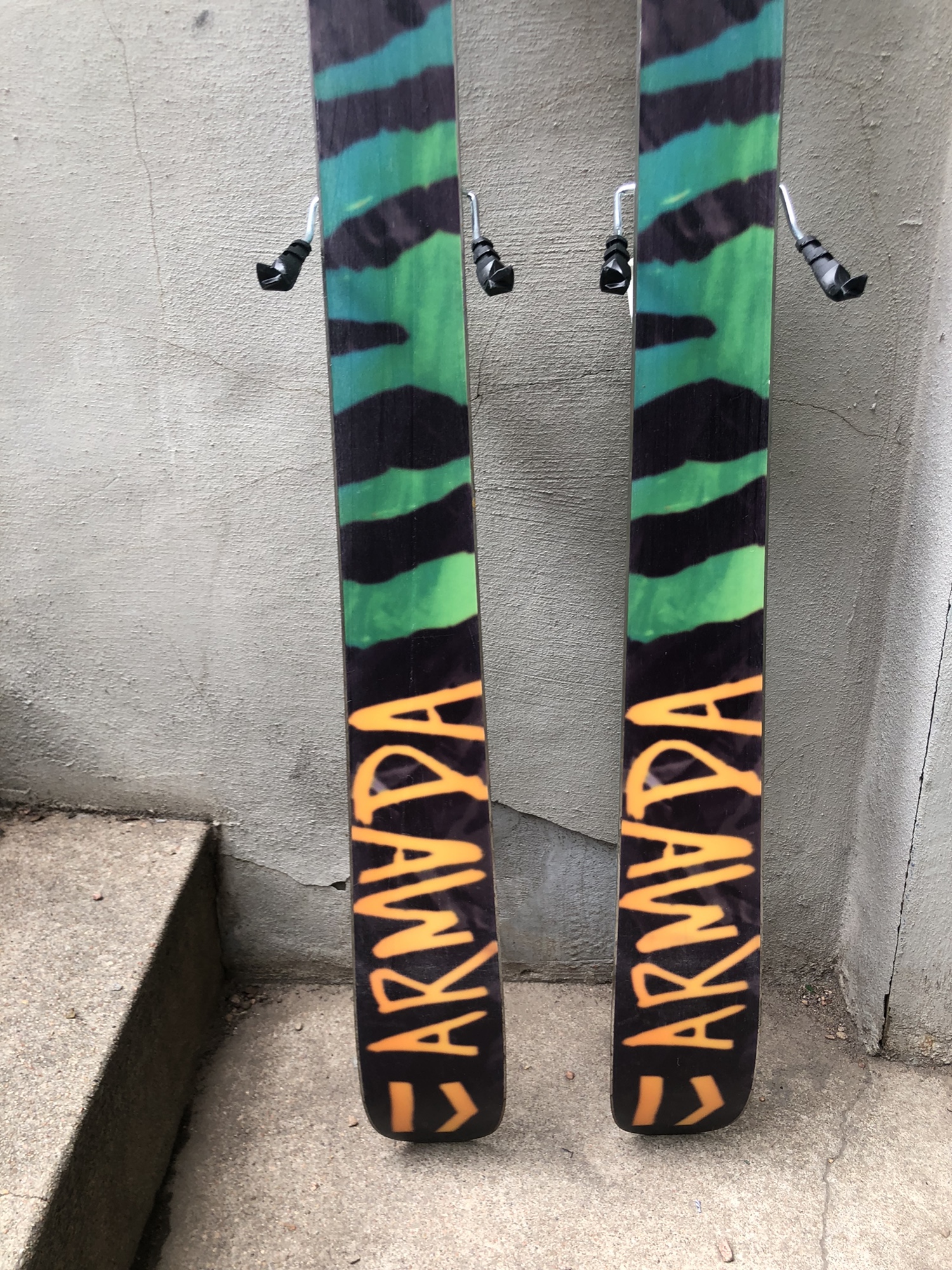 Armada ARV 86 177cm with Tyrolia Attack 12 Bindings | SidelineSwap