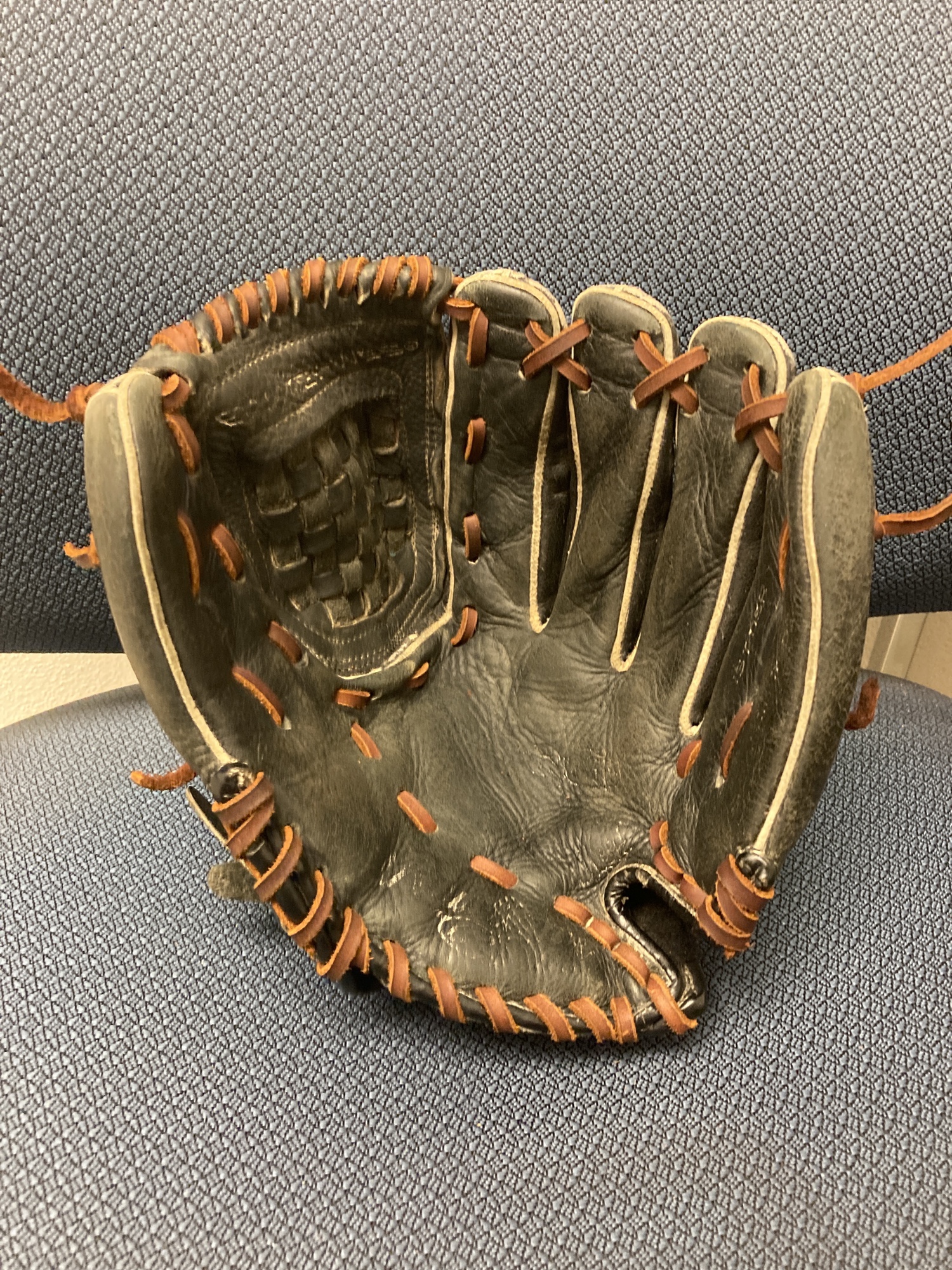 Relaced/reconditioned Rawling Youth Infield Glove-11.5’ RHT | SidelineSwap