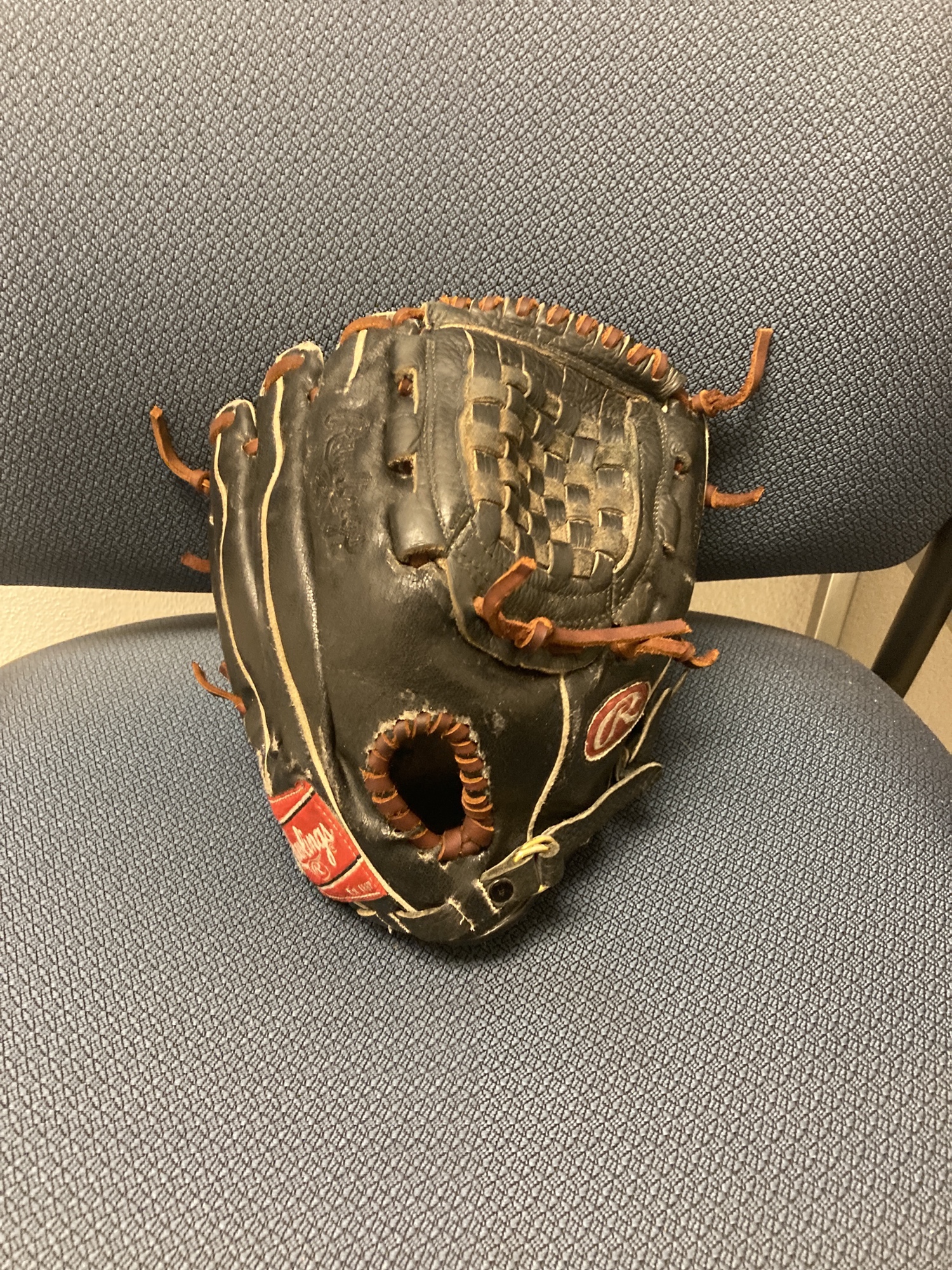 Relaced/reconditioned Rawling Youth Infield Glove-11.5’ RHT | SidelineSwap