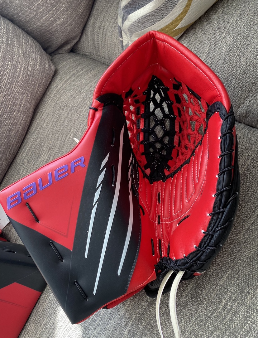 New Bauer Regular Mach Pro W/ Hyperlite Graphic | SidelineSwap