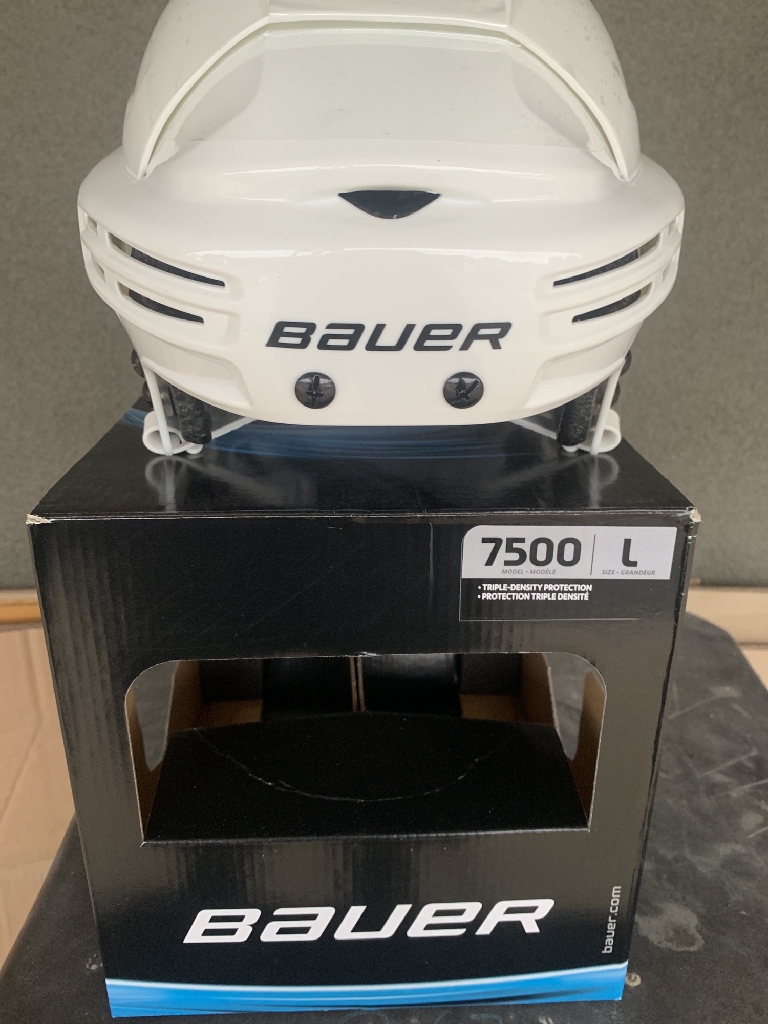 New Large Bauer 7500 Helmet | SidelineSwap