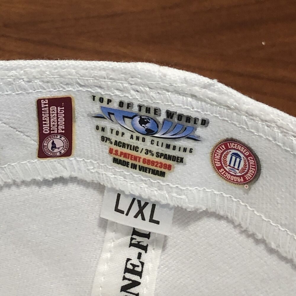 North Dakota Sioux Hat Cap Fitted Men Large XL White College University ...