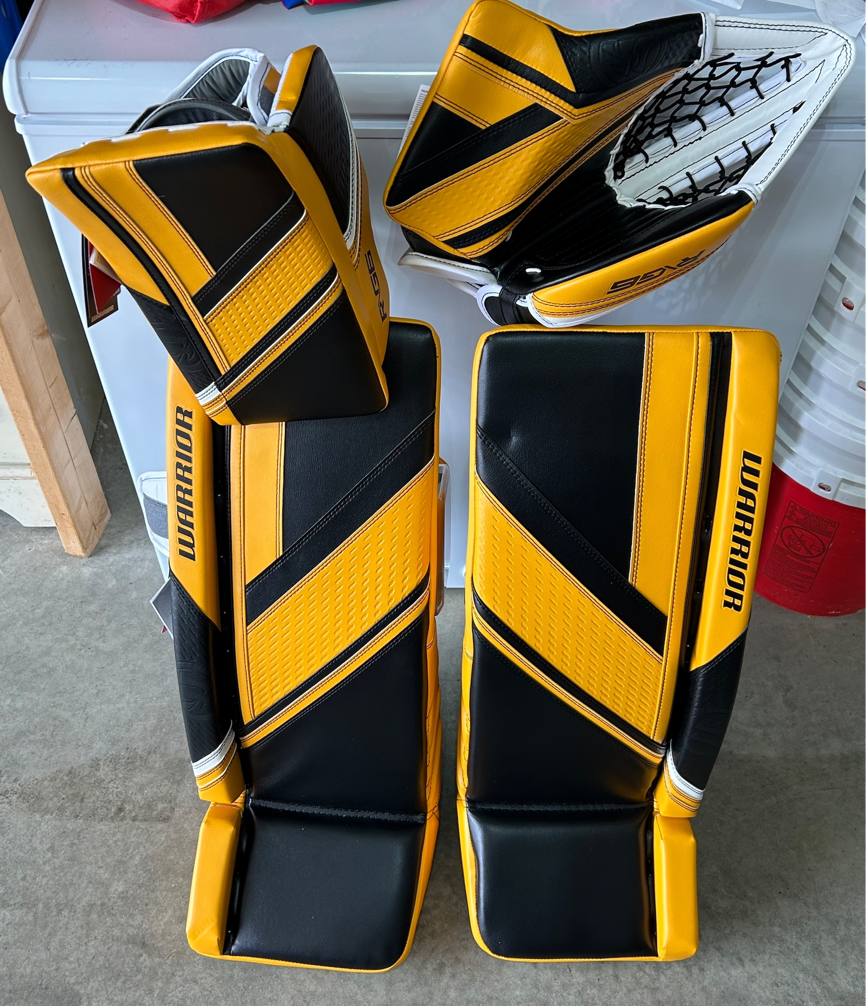 Warrior Custom G6 E+ Goalie Set (Brand New) | SidelineSwap