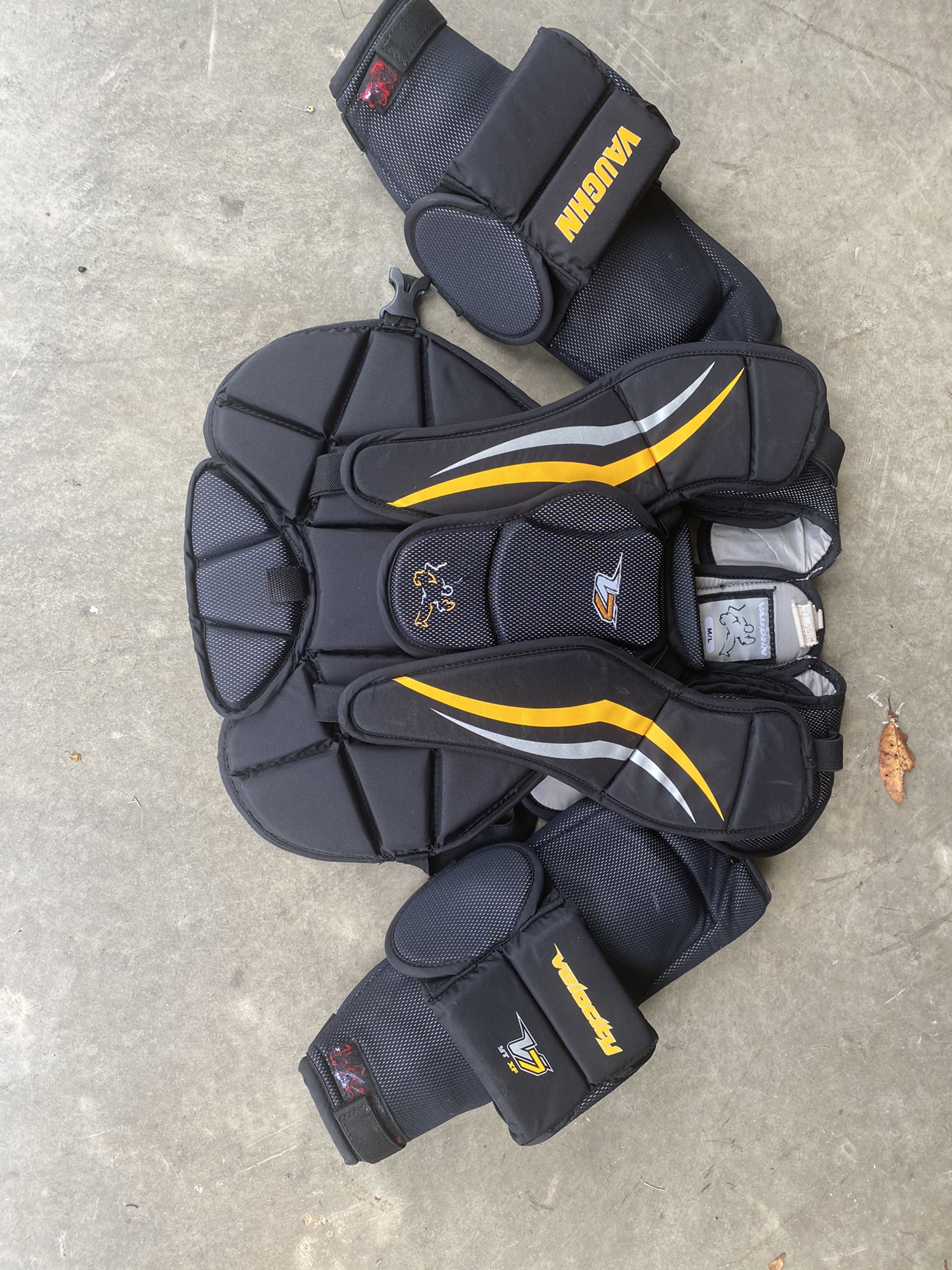 Used Medium Vaughn Pro Stock Velocity V7 Goalie Chest Protector ...
