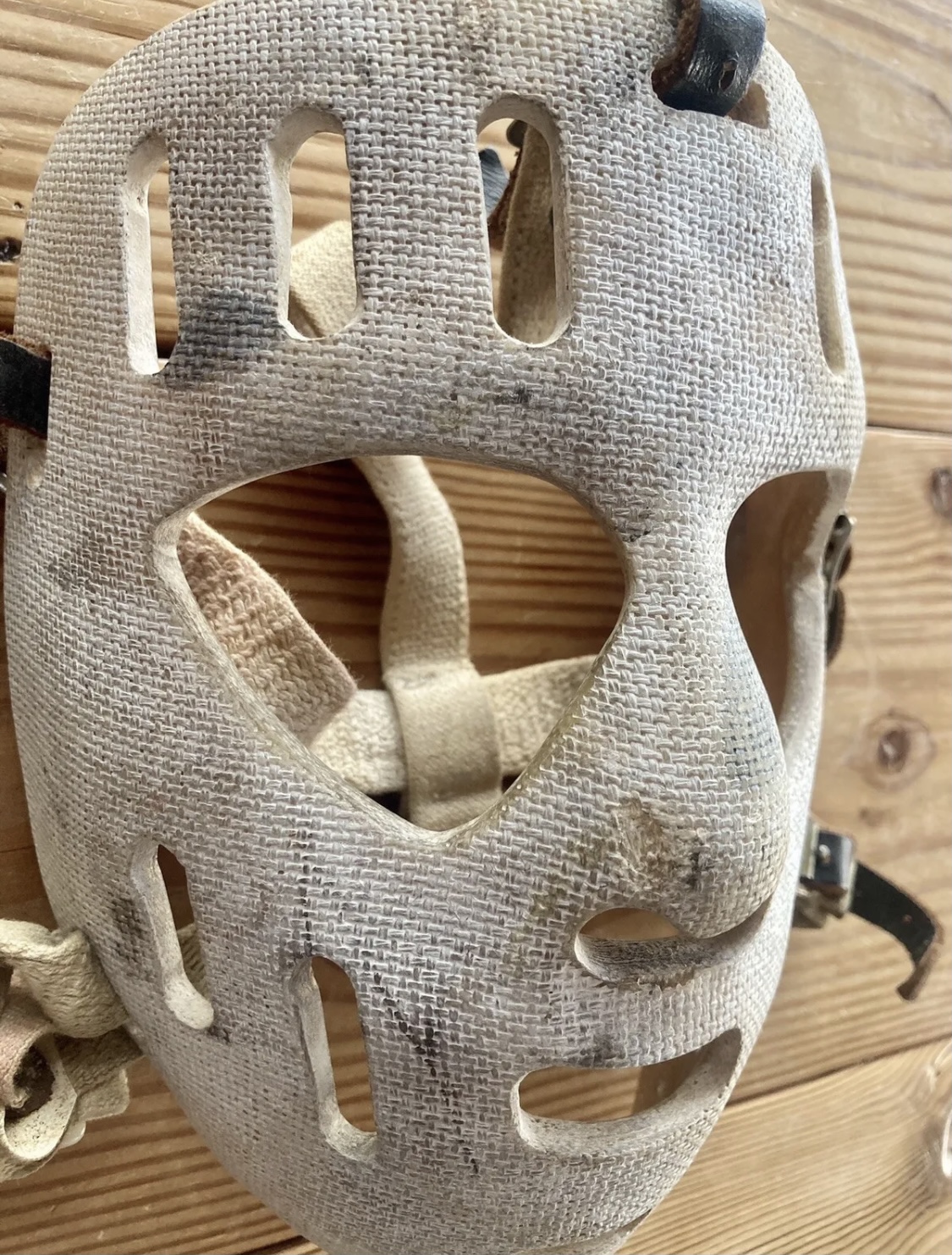 VINTAGE GAME WORN FIBREGLASS GOALIE MASK VERY RARE AMAZING SHAPE ...