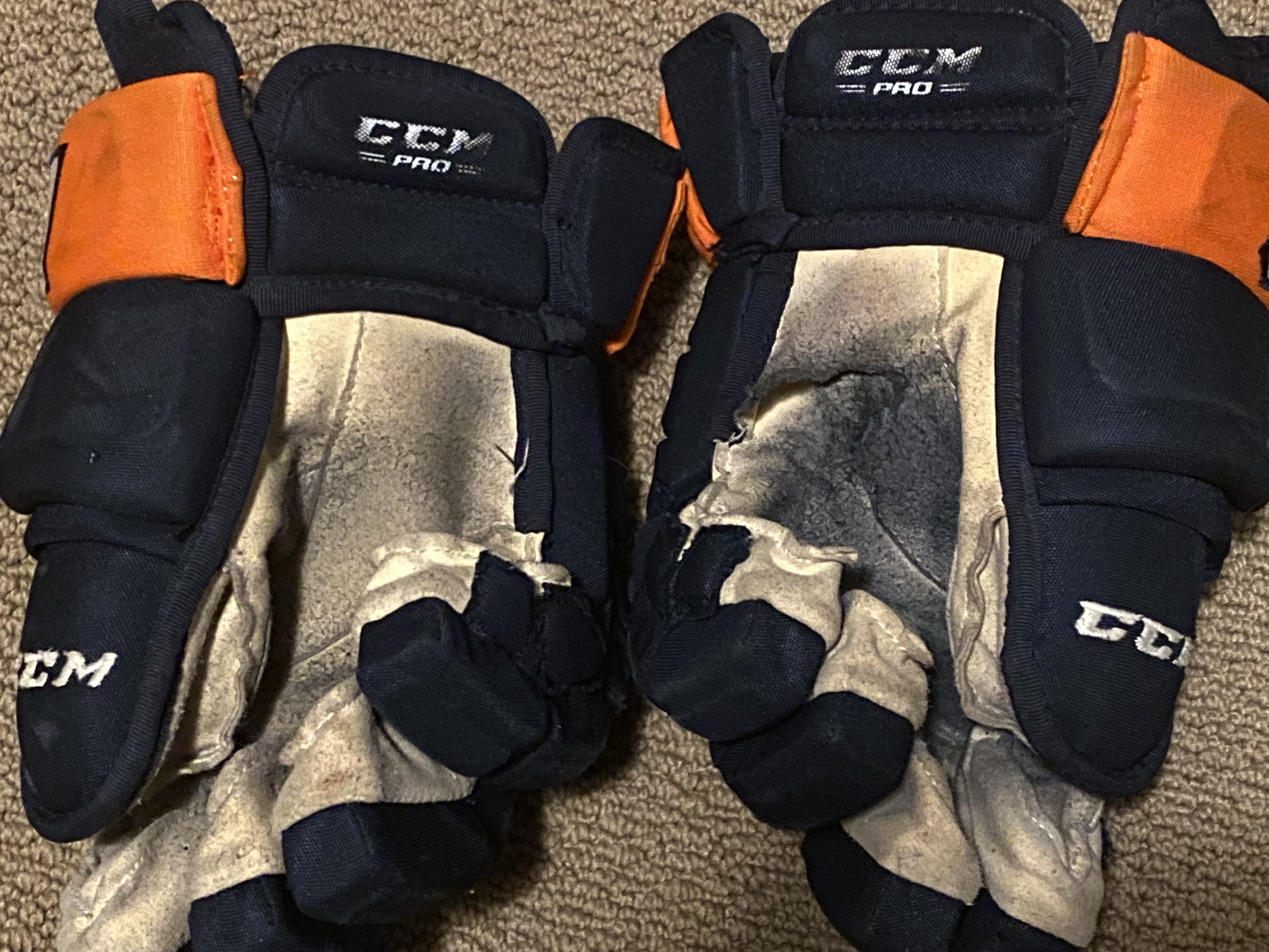Vaxjo Lakers of the Swedish Elite League CCM HG97 Gloves 14" Pro Stock- | SidelineSwap