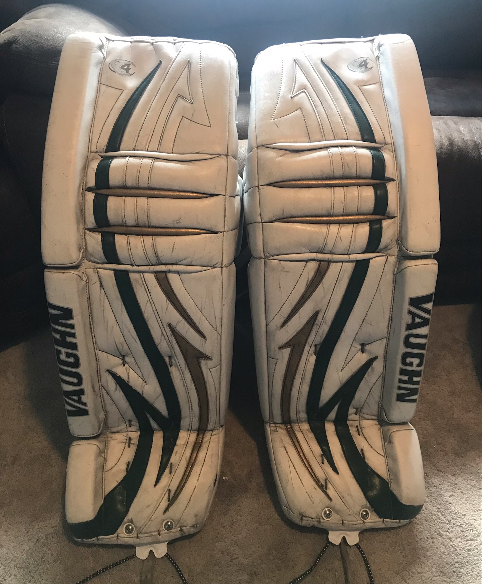 Darcy Kuemper Vaughn Velocity V4 Pro Return Goalie Leg Pad | SidelineSwap