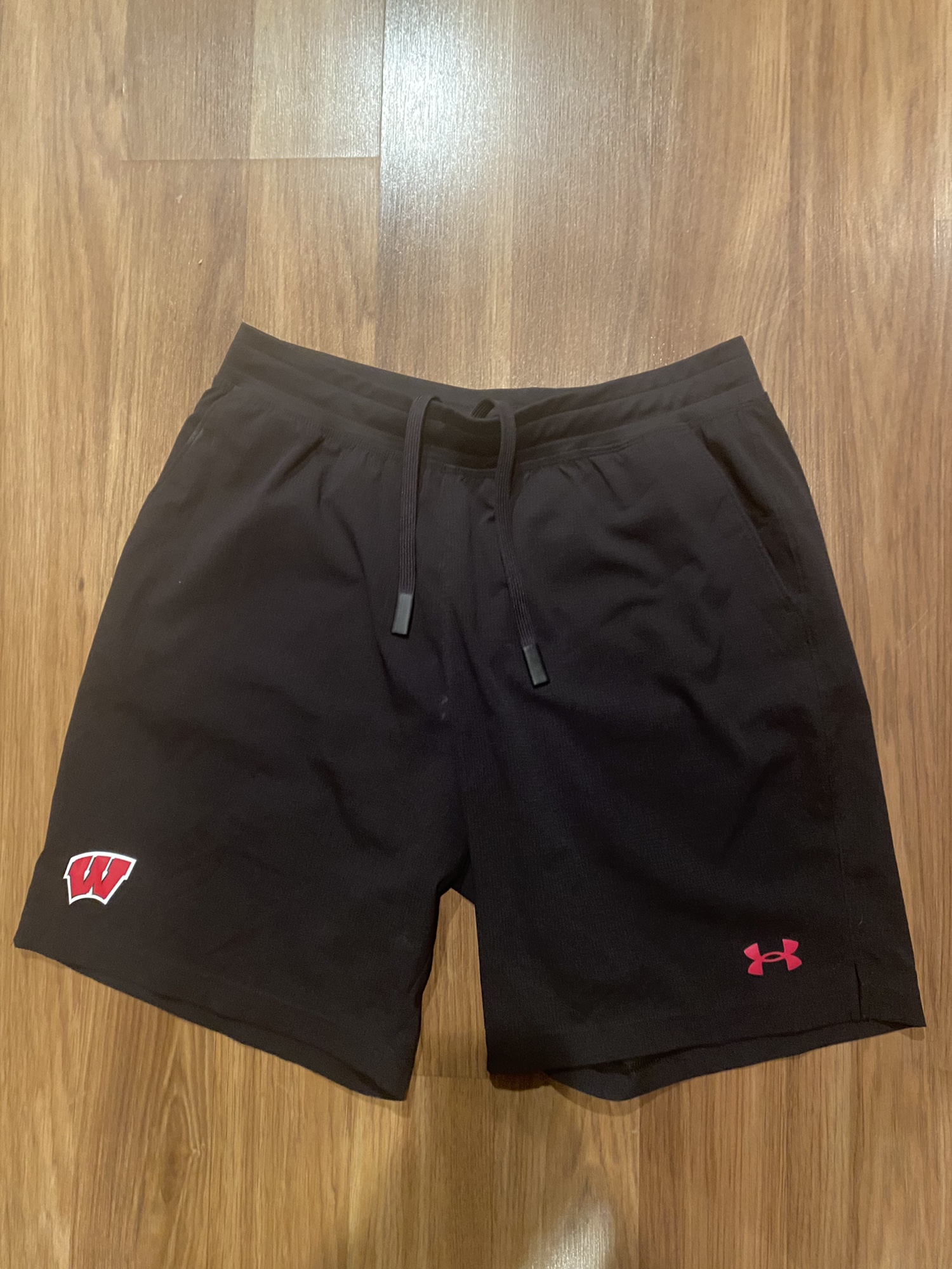 New Wisconsin Badgers Under Armour Team Issued Training Shorts Men’s ...