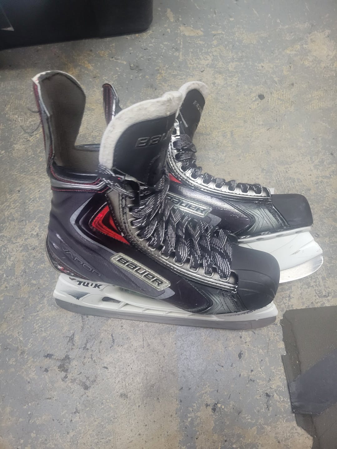 Used Bauer Apx 2 Senior 7.5 Ice Hockey Skates | SidelineSwap