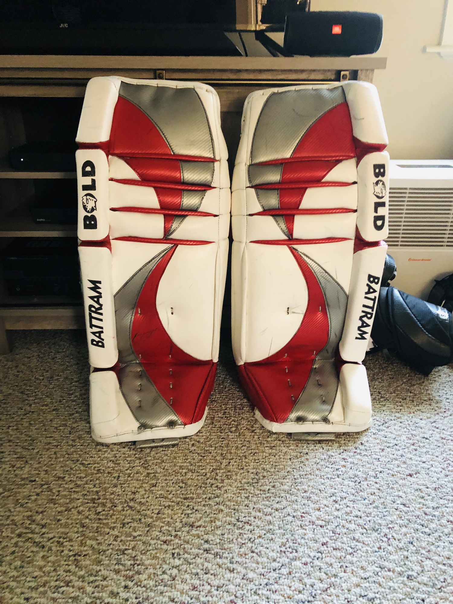 Battram Bold Pro pads, 34 inch, excellent | SidelineSwap