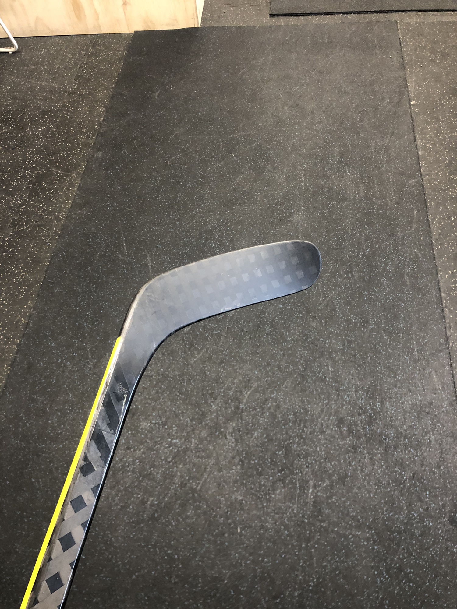 “Nylander” RH 70 Flex Pro Stock Stick, Like New | SidelineSwap