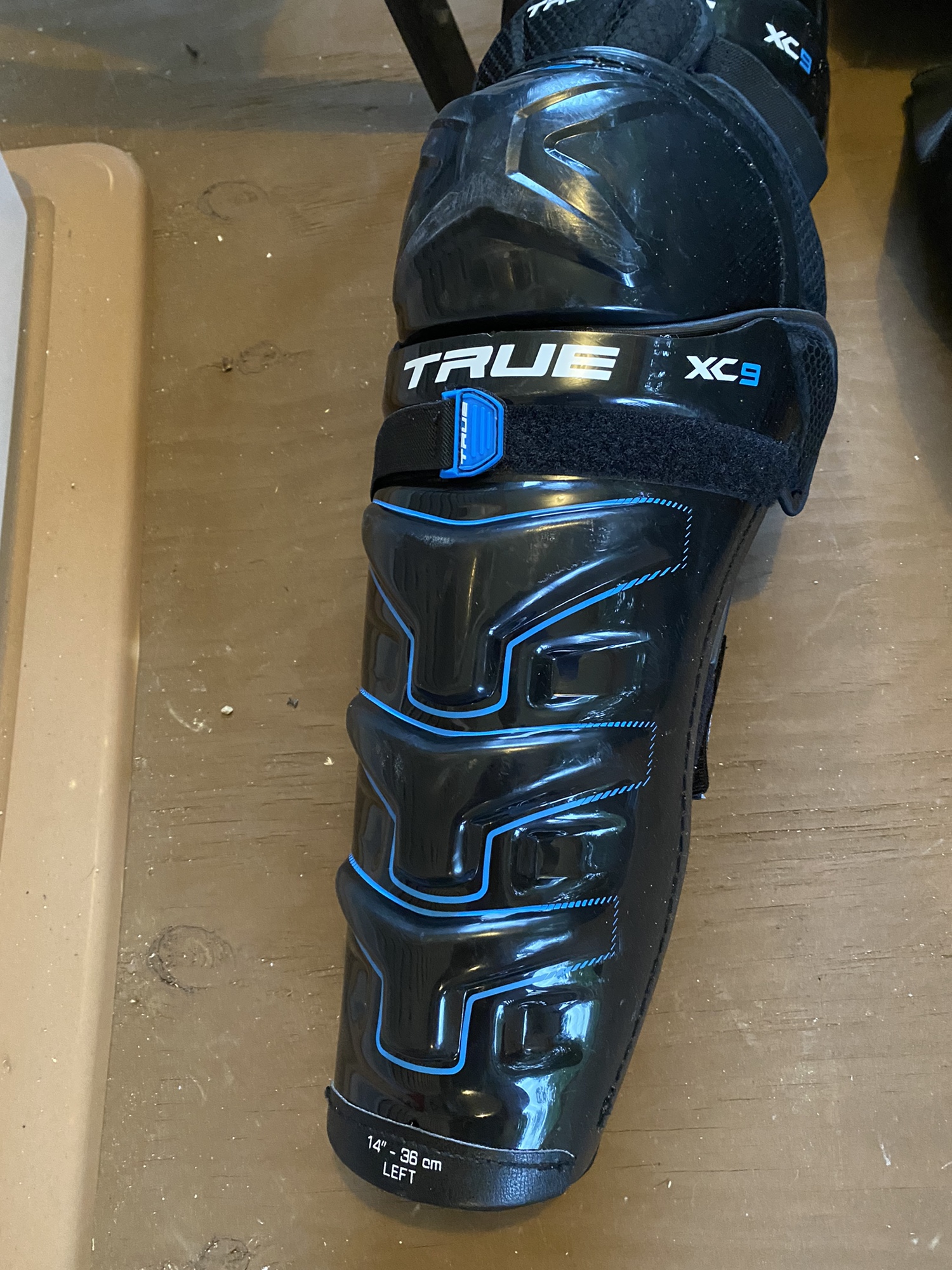 True XC9 Shin Pads | SidelineSwap