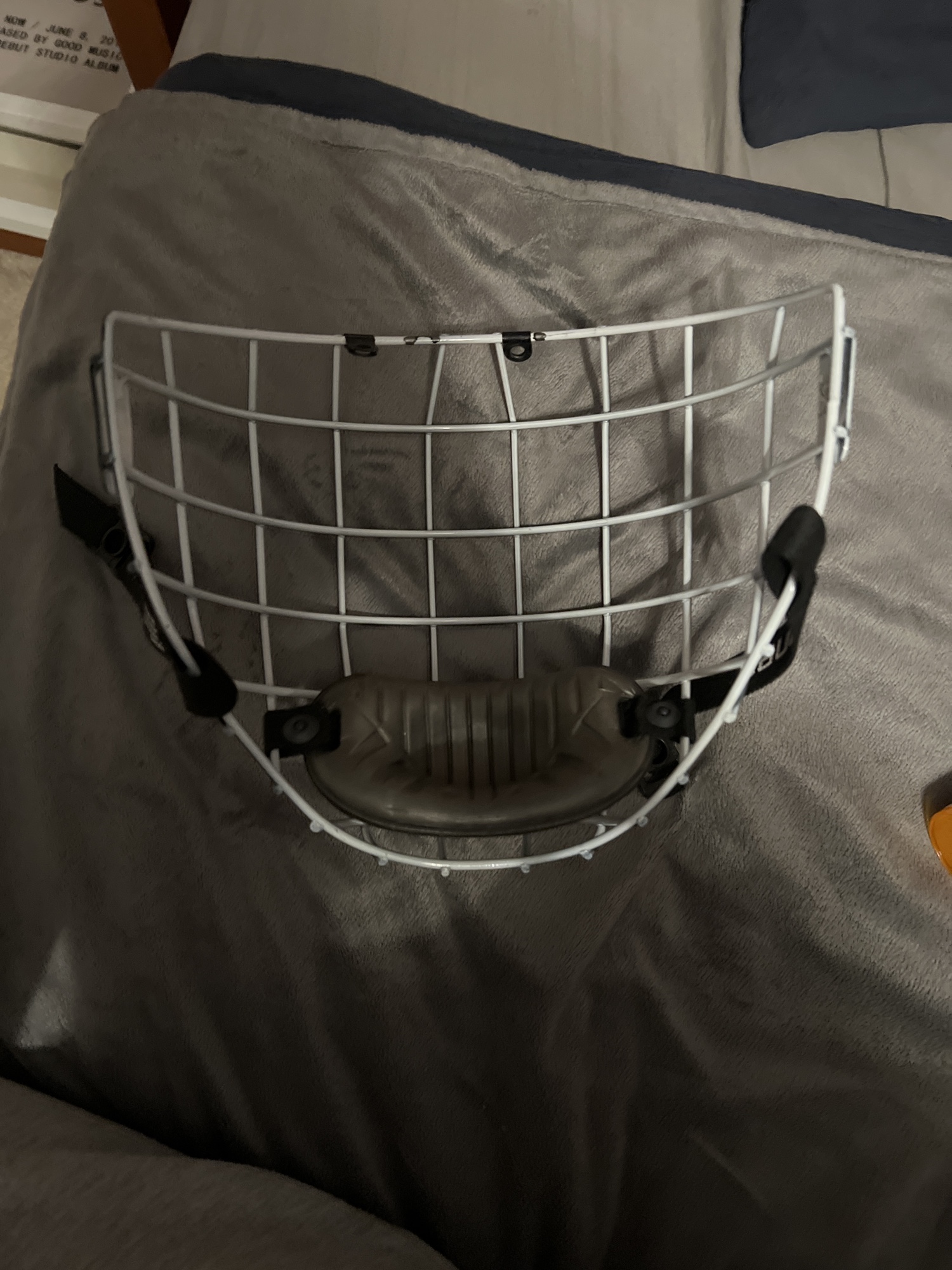New Medium Bauer Full Cage Re-Akt Cage | SidelineSwap
