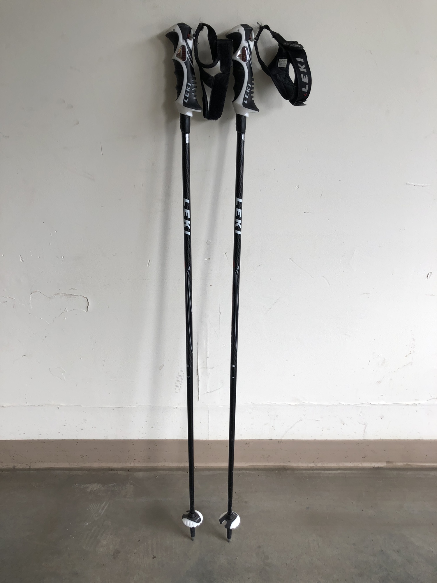 44in (110cm) Leki Trigger S carbon Ski Poles | SidelineSwap