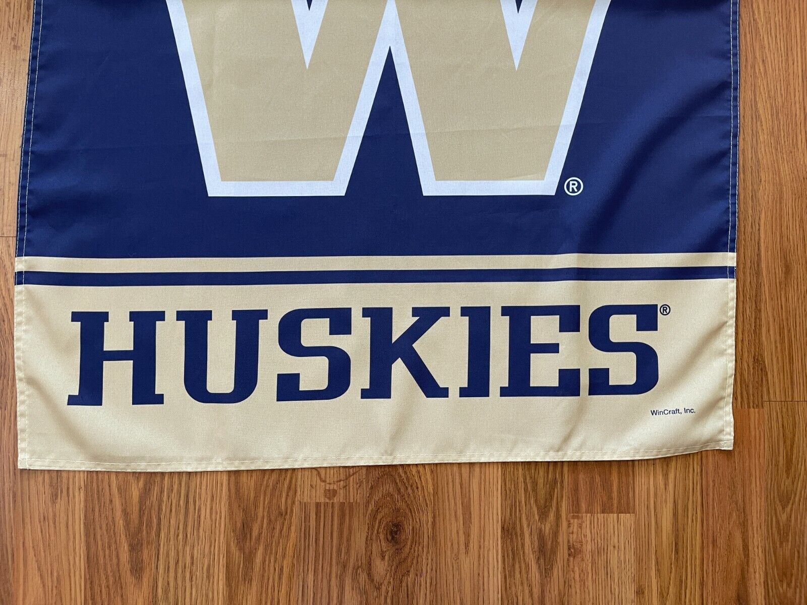 Washington Huskies NCAA SUPER AWESOME Fan Cave 27" X 37" Banner Flag ...