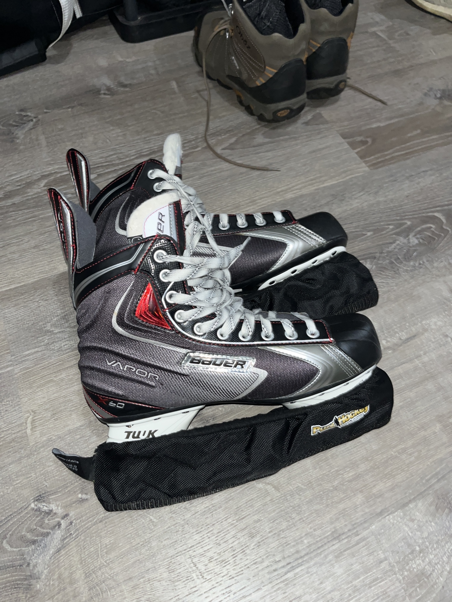 New Bauer Extra Wide Width Size 10.5 Vapor X60 Hockey Skates | SidelineSwap
