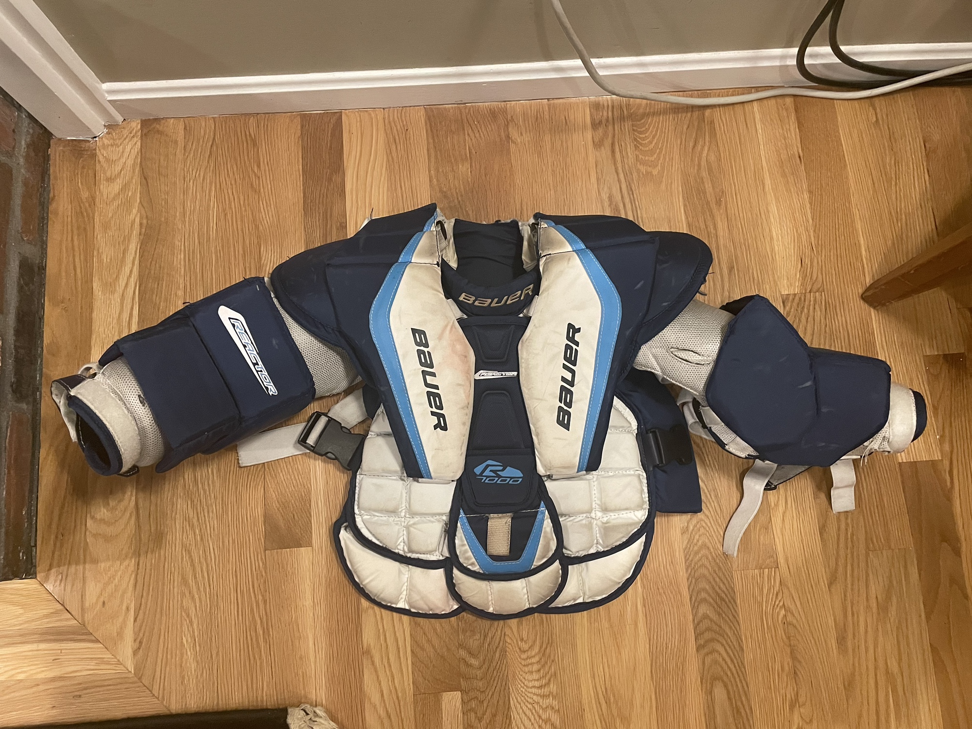 Used Small Bauer Reactor 7000 Goalie Chest Protector | SidelineSwap