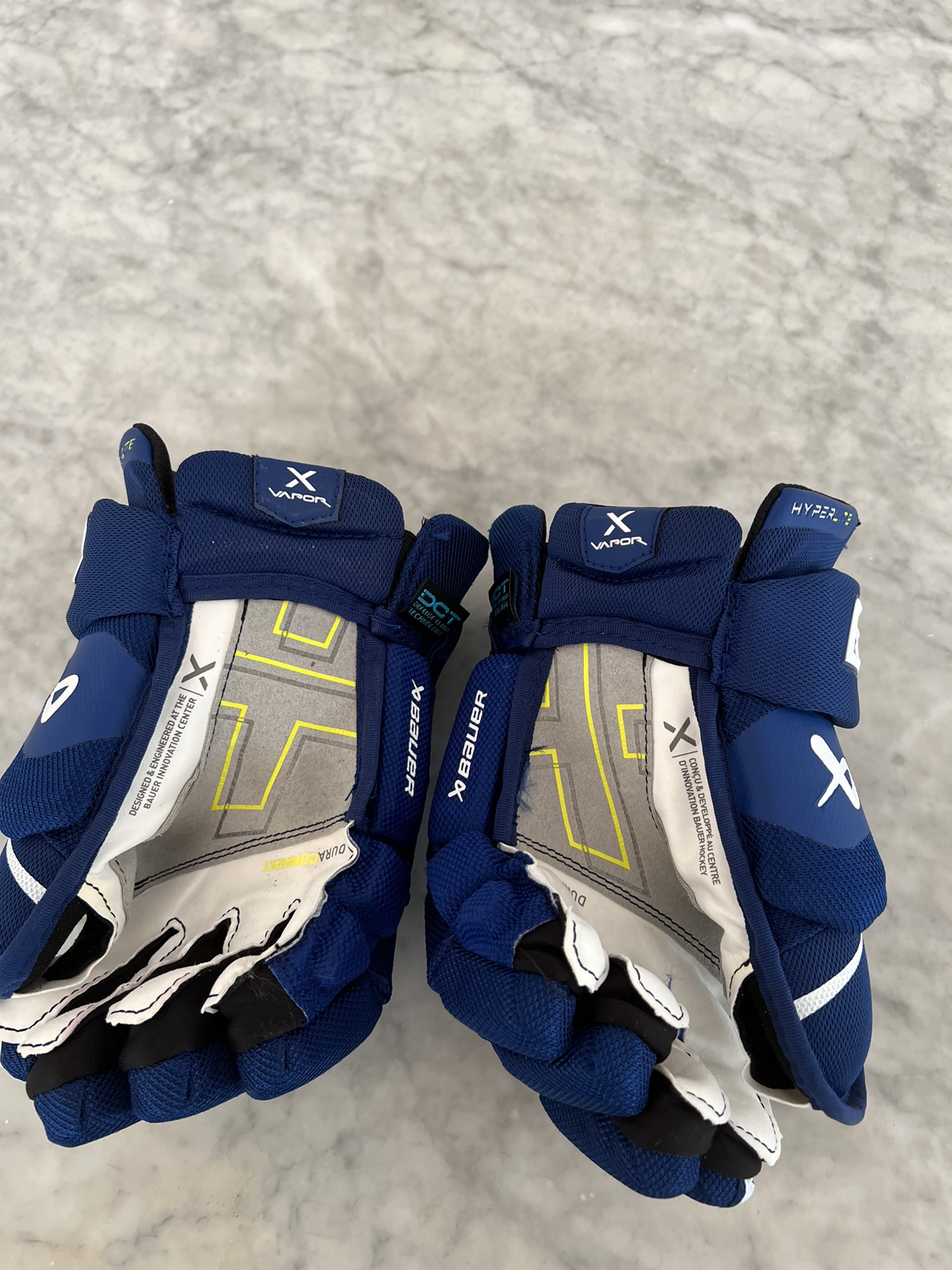 Bauer 12" Vapor Hyperlite Gloves | SidelineSwap