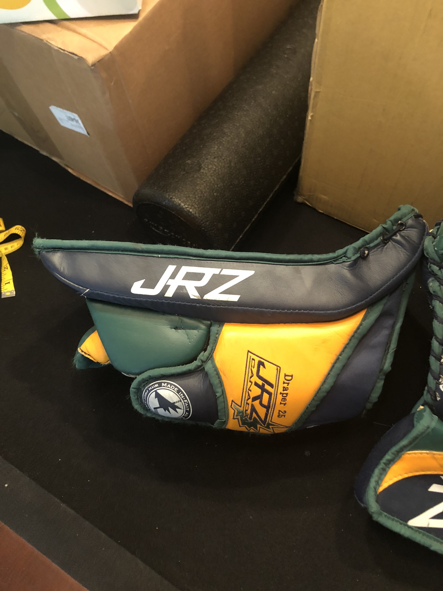 JRZ Canada Pro Goalie Blocker & Catcher | SidelineSwap