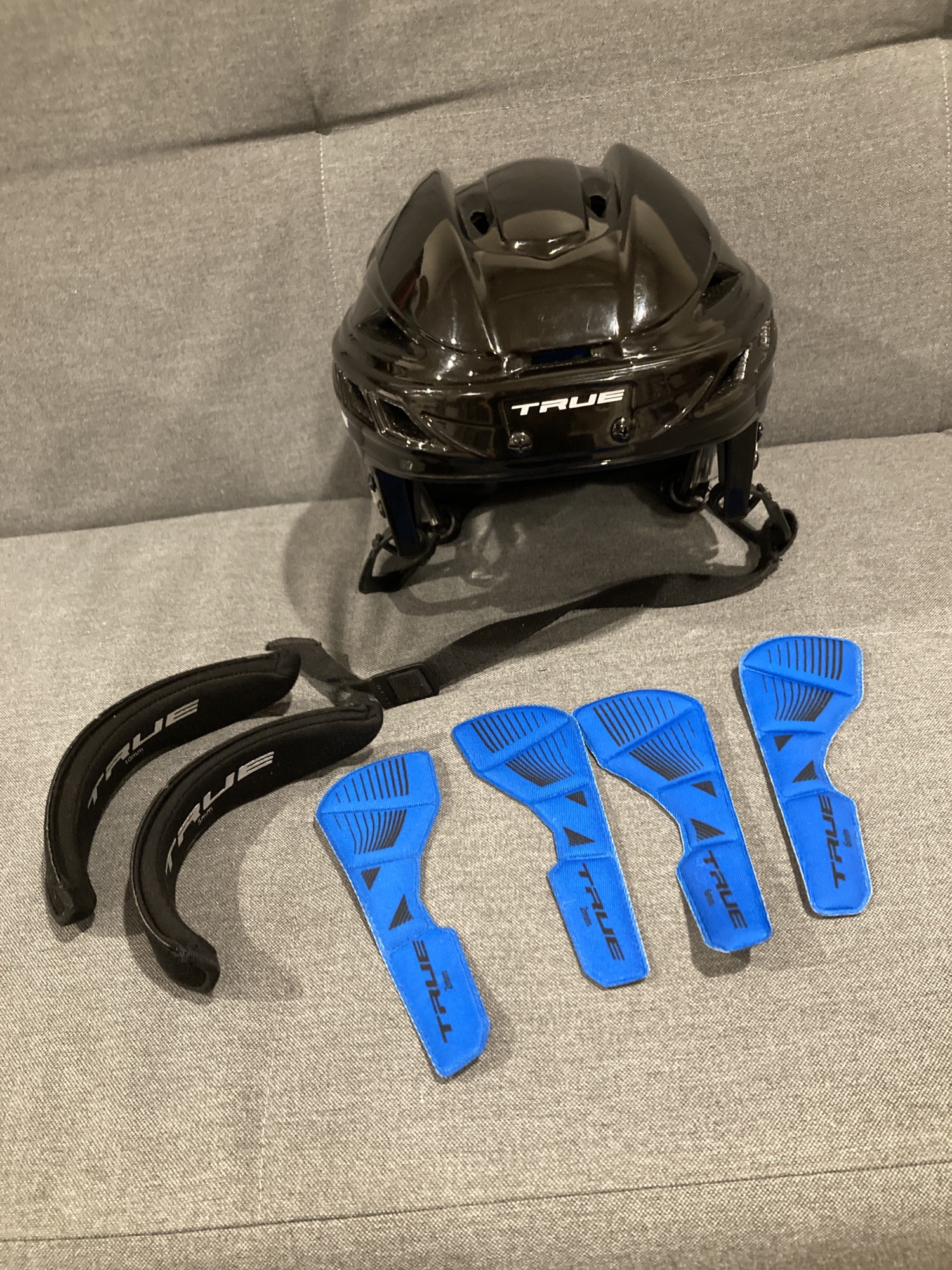 True Dynamic 9 Pro Hockey Helmet | SidelineSwap