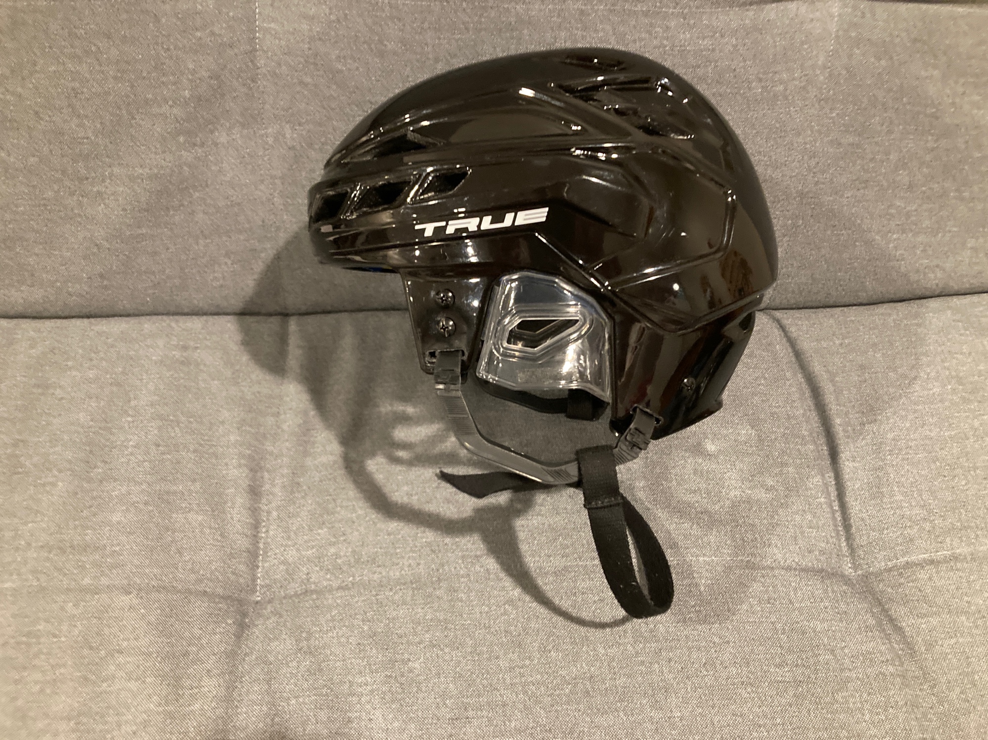 True Dynamic 9 Pro Hockey Helmet | SidelineSwap