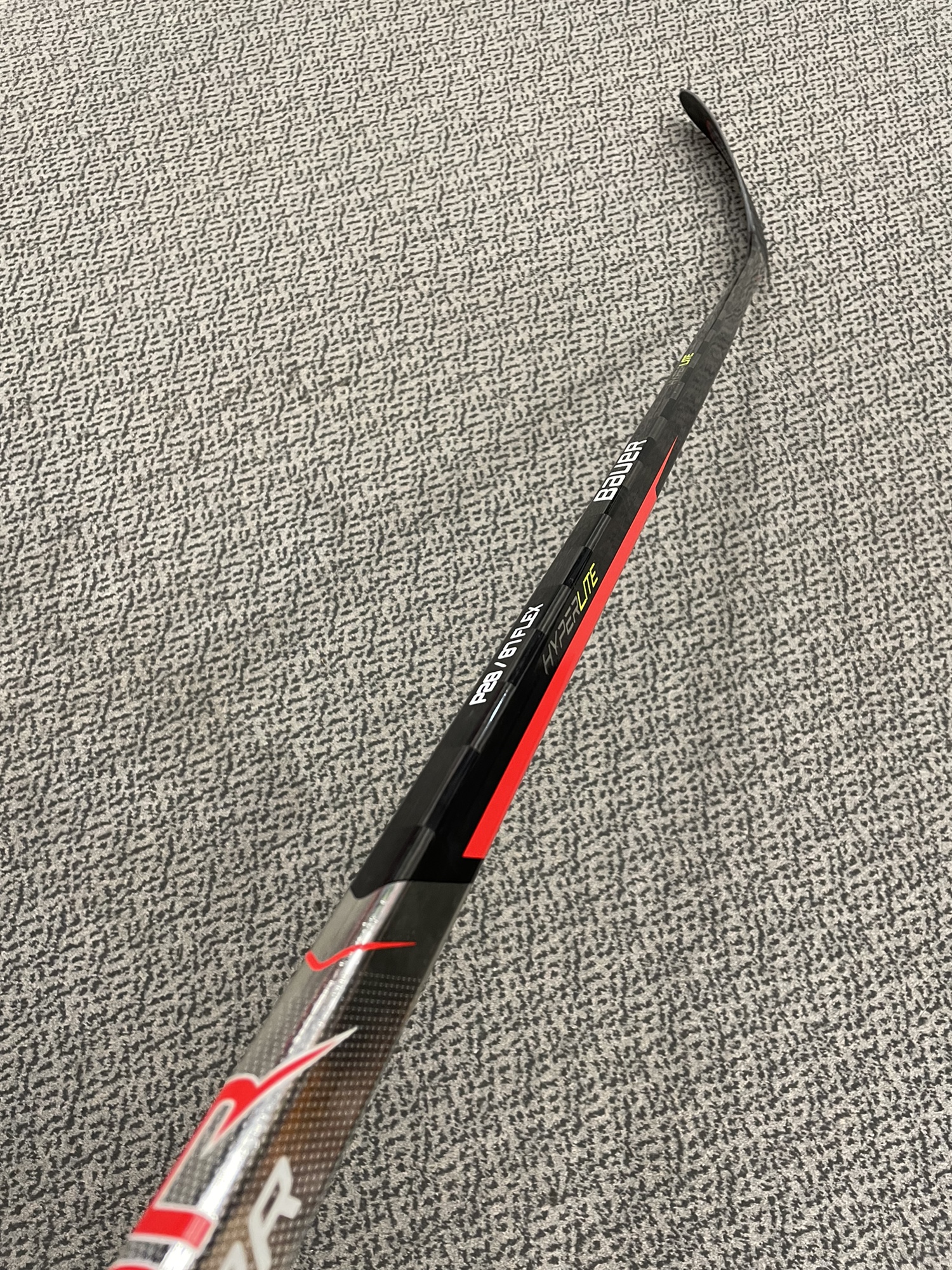 Bauer Vapor Hyperlite 87 flex P28 curve right hand stick | SidelineSwap