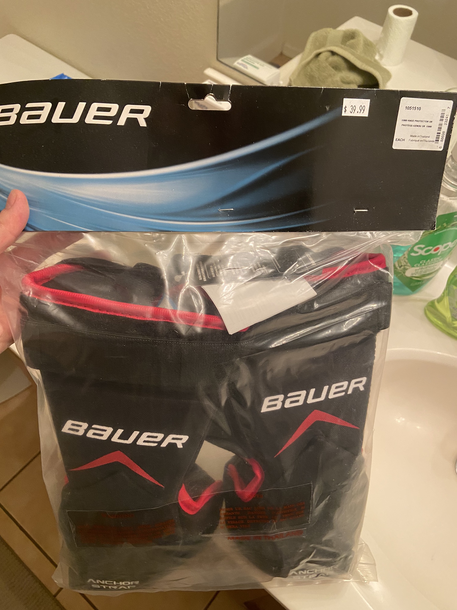 New Bauer Vapor X900 SR Knee Protectors | SidelineSwap