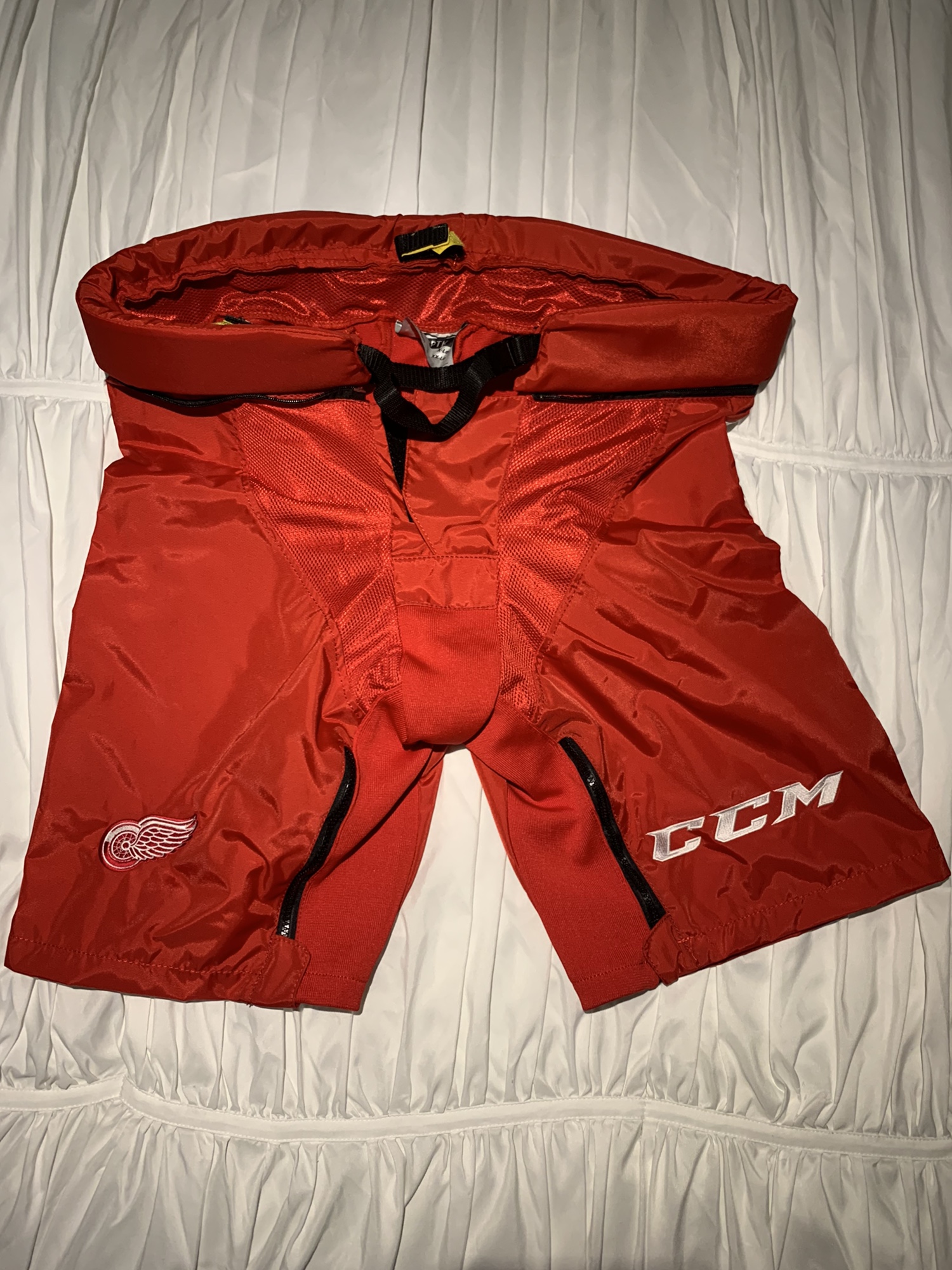 Senior Pro Stock LG CCM Red Wings Hockey Shell New | SidelineSwap