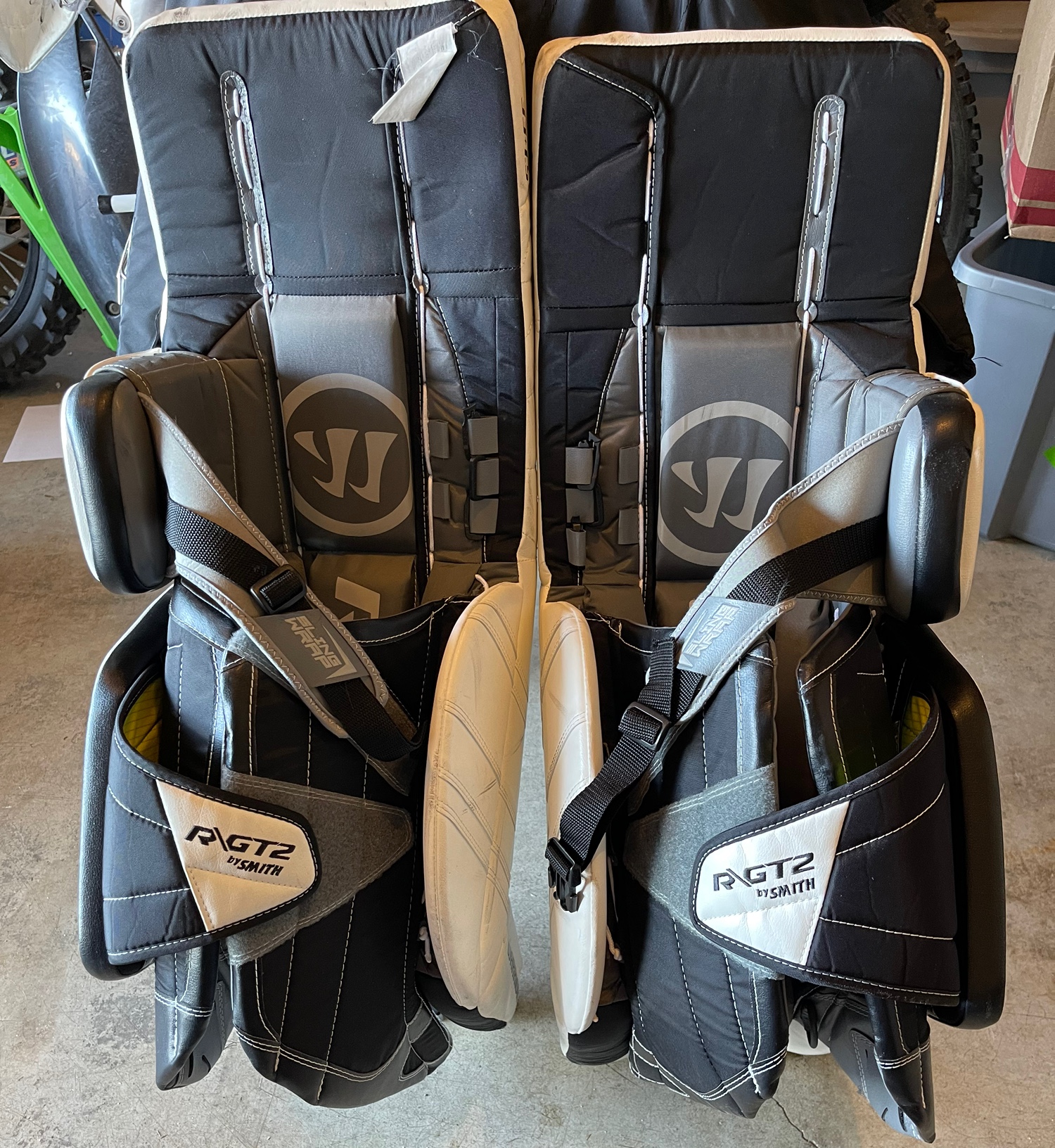 33" Warrior Ritual GT2 Goalie Leg Pads | SidelineSwap