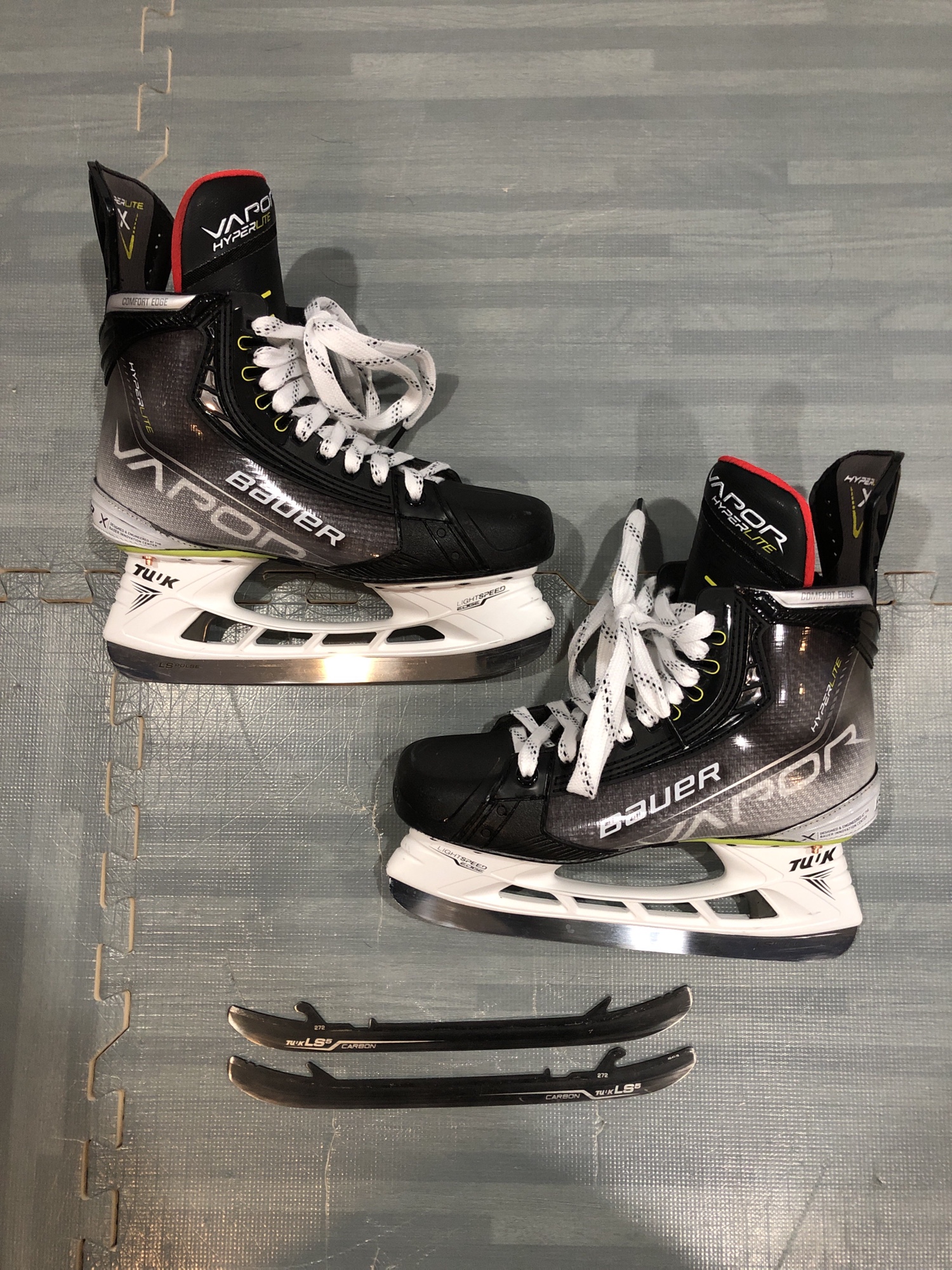 New Bauer Size 8 Fit 2 Vapor Hyperlite Hockey Skates | SidelineSwap